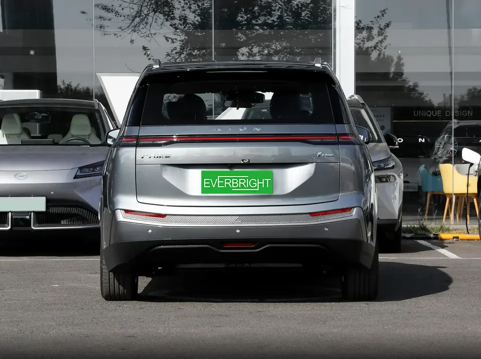 Left Hand Gray 2024 Everbright Aion Y 70 Technology Version Electric ...