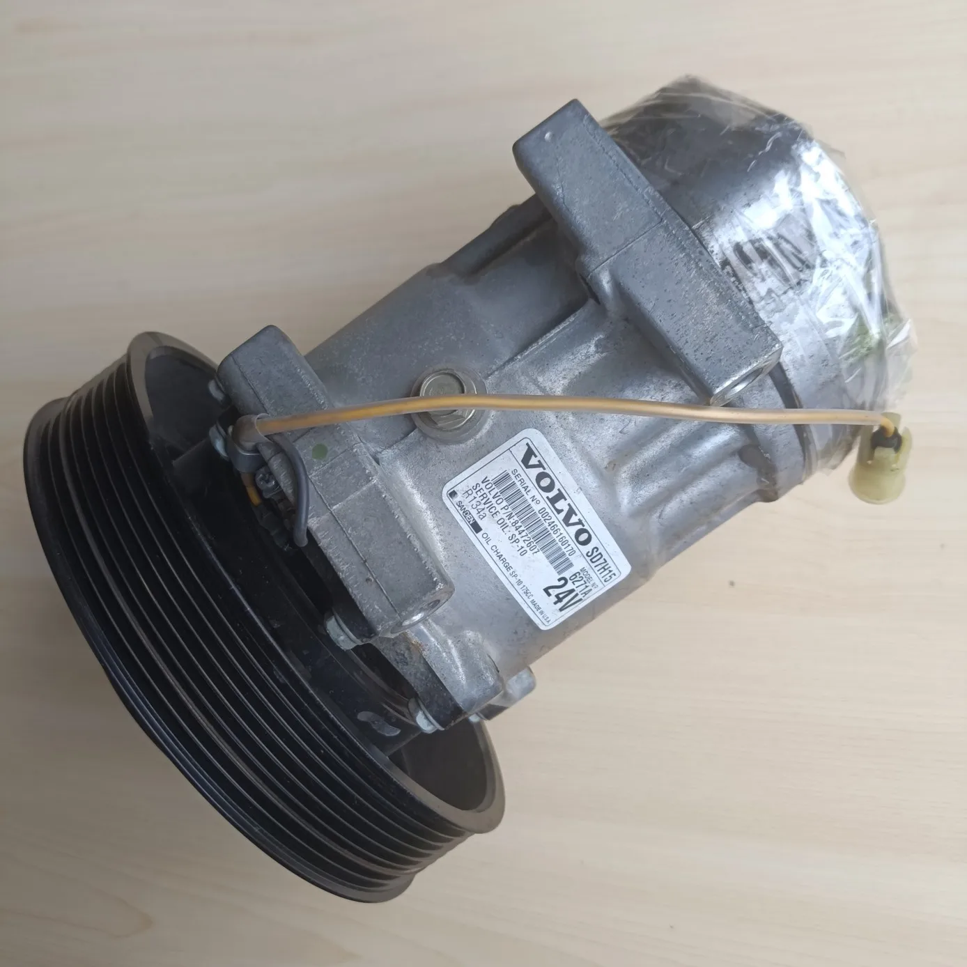 Air Conditioning Pump 84472607 For Volvo Truck - Buy Truck Original ...