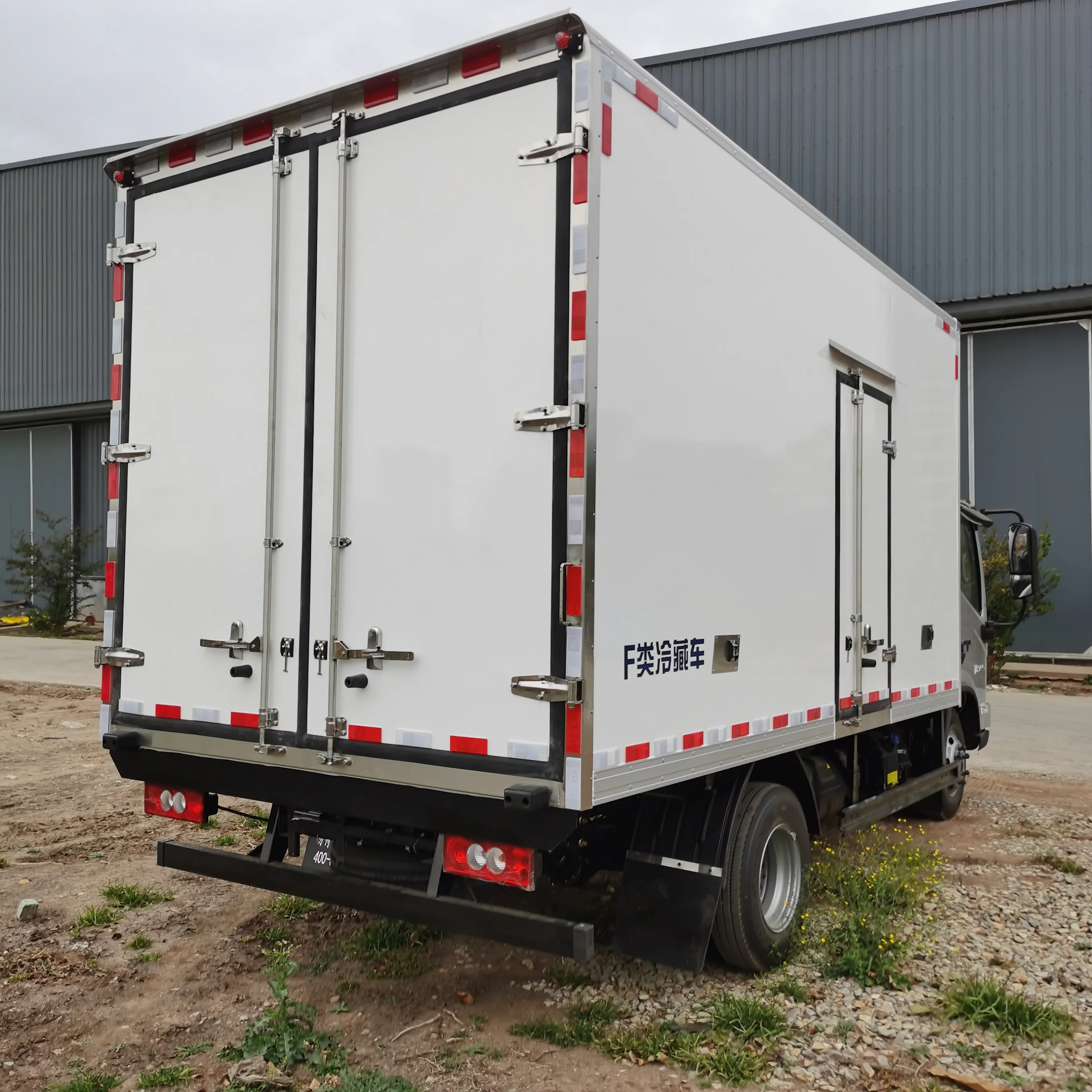 Refrigerated Truck Body With Insulated Cargo Box Panels For Dongfeng ...