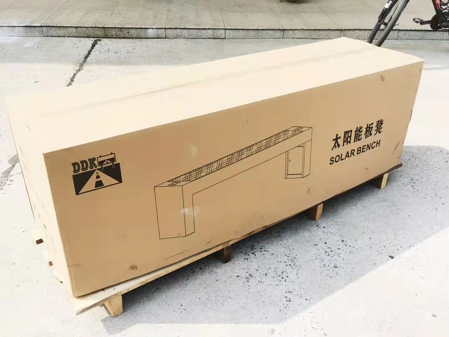 Contemporary Outdoor Garden Bench Solar Intelligent Energy-saving Bench ...
