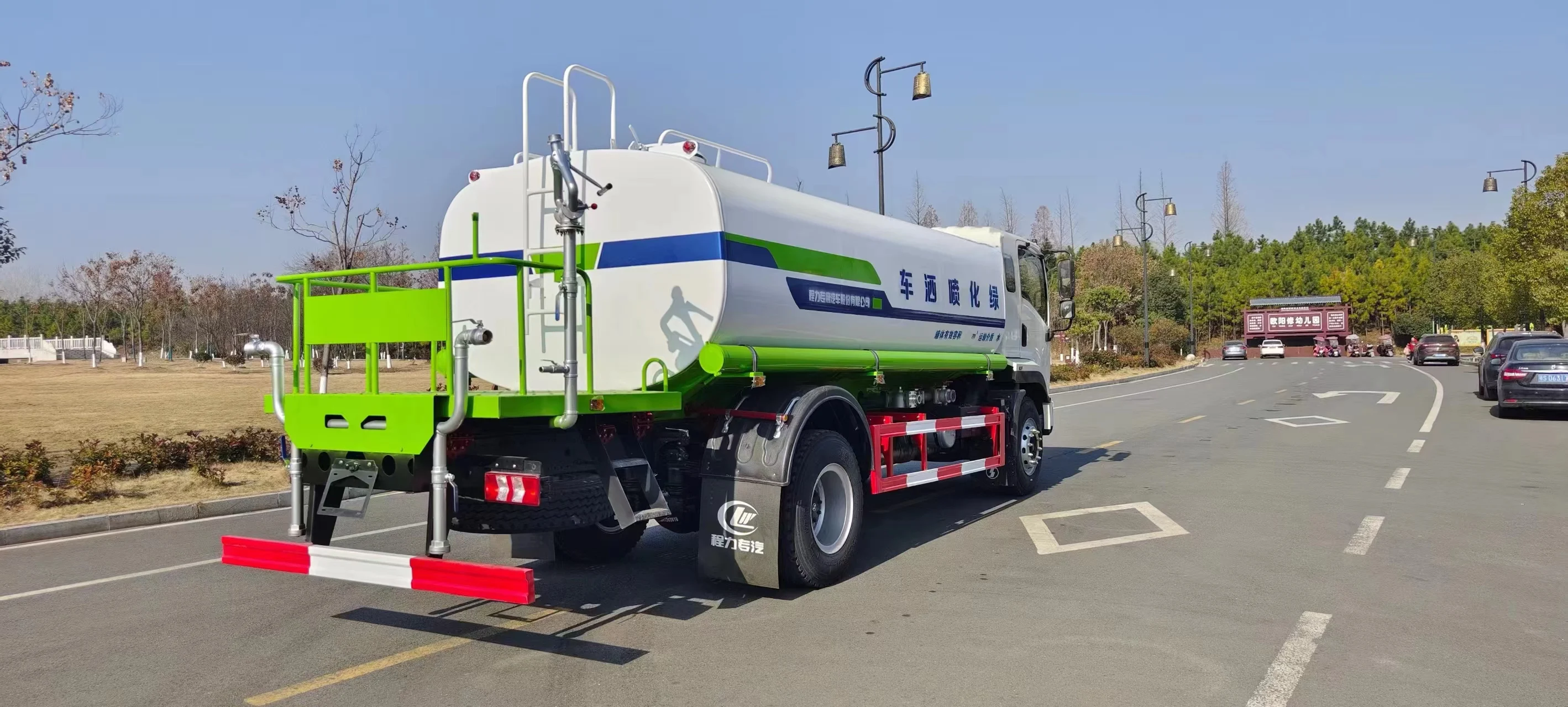 Dongfeng Manufacturers Sprinkler Water Tank Truck Transport Water Truck ...