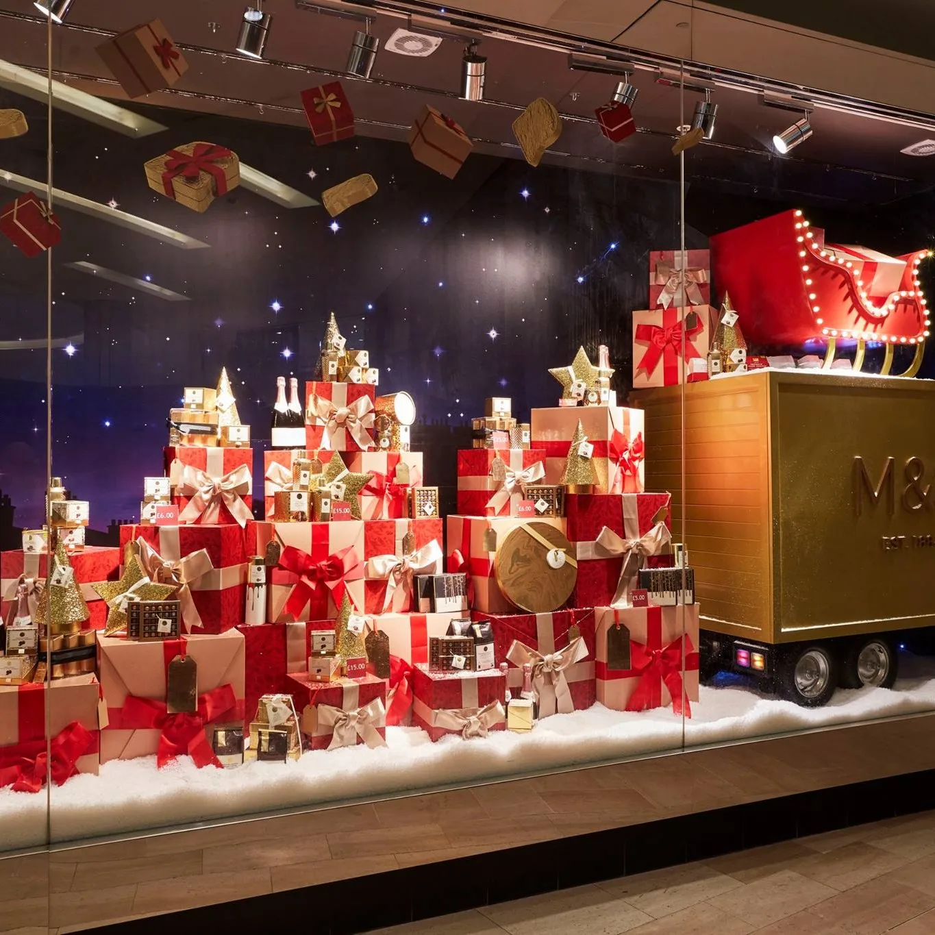 Retail Store Window Christmas Display Props and Decorations Fiberglass ...