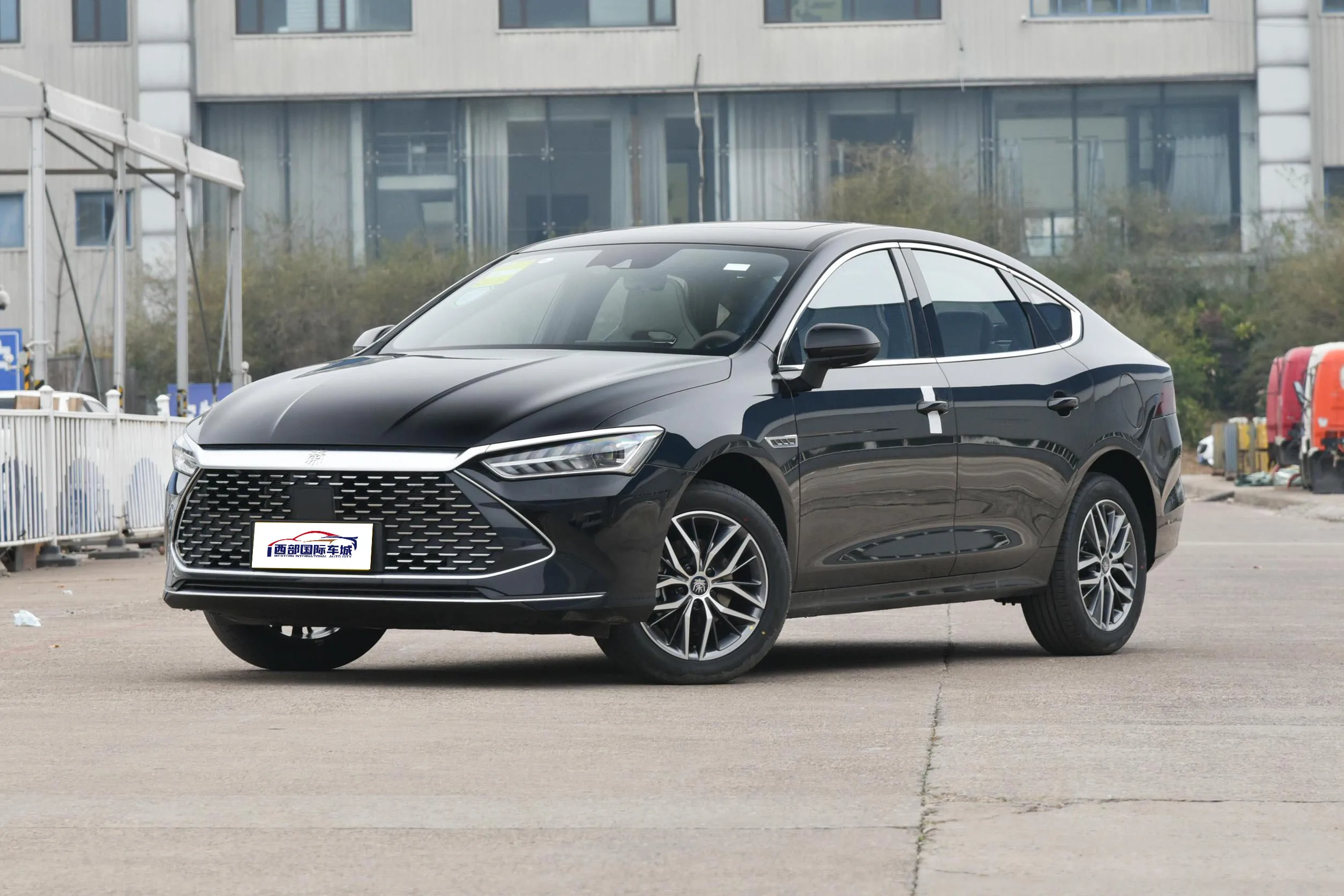 Byd Qin Plus Dm-i High Quality 5-seat Compact New Energy Hybrid ...