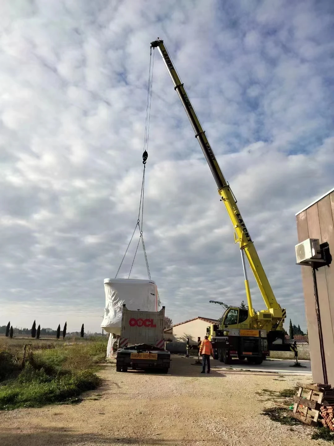 Customize Prefabricated Luxury Hotel - Modern Space Capsule