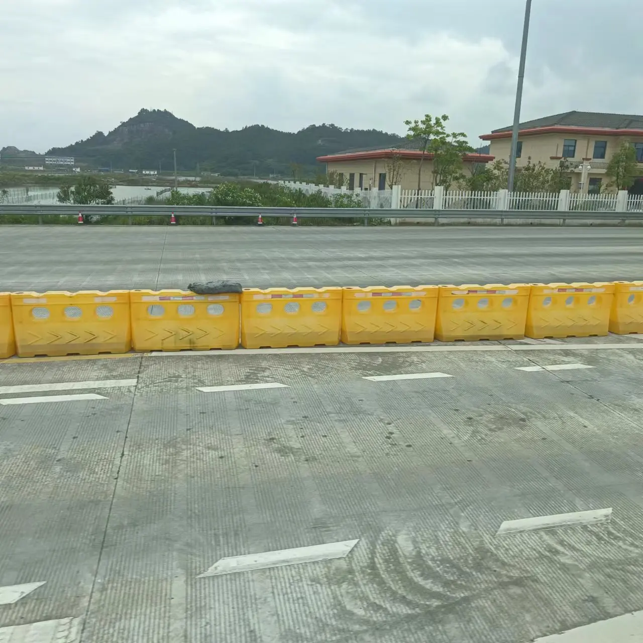 Traffic Barrier - Durable, Anti-Uv Protection Solutions