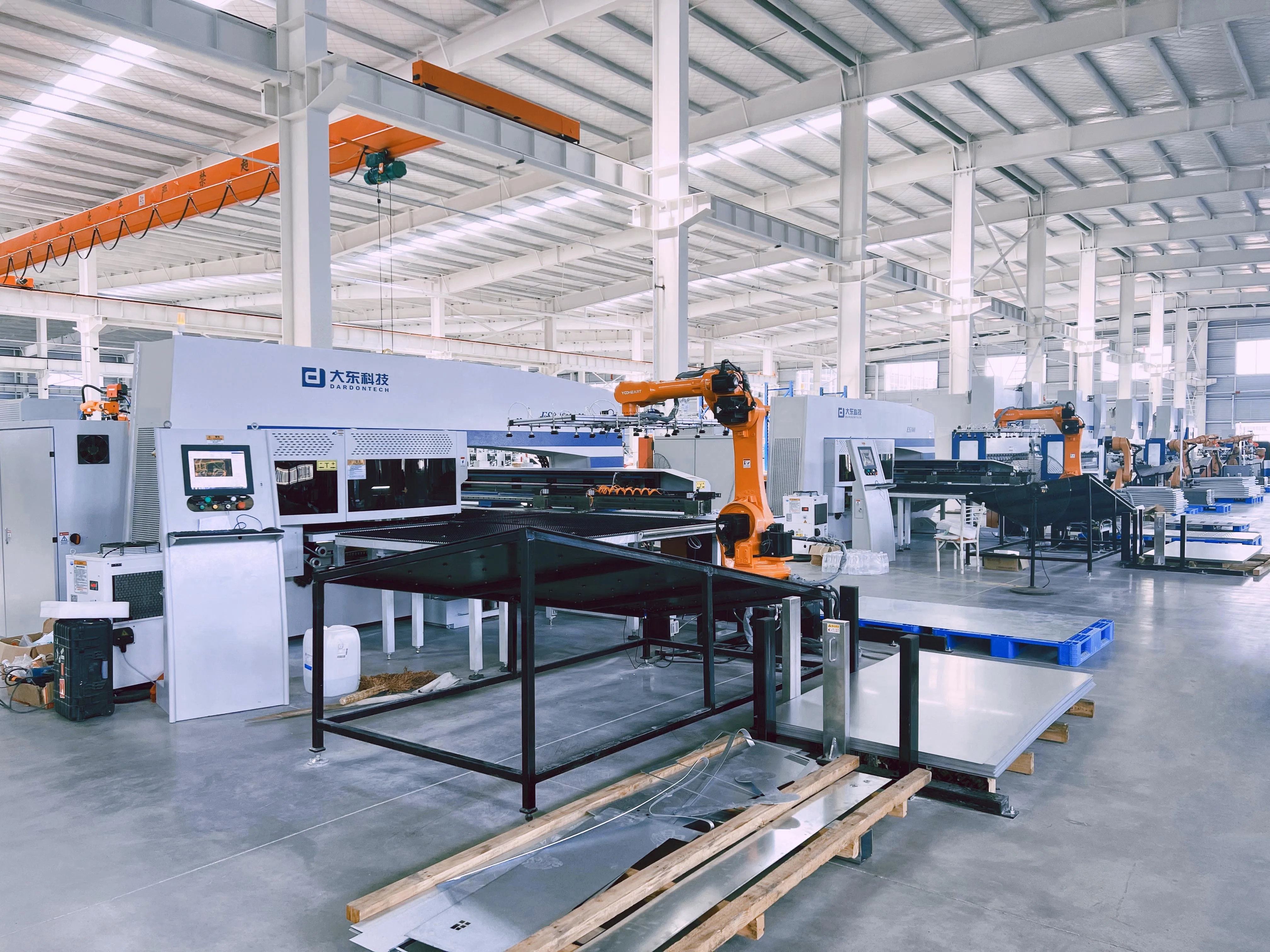 DARDONTECH CNC Turret Punch Press - High Quality & Efficiency