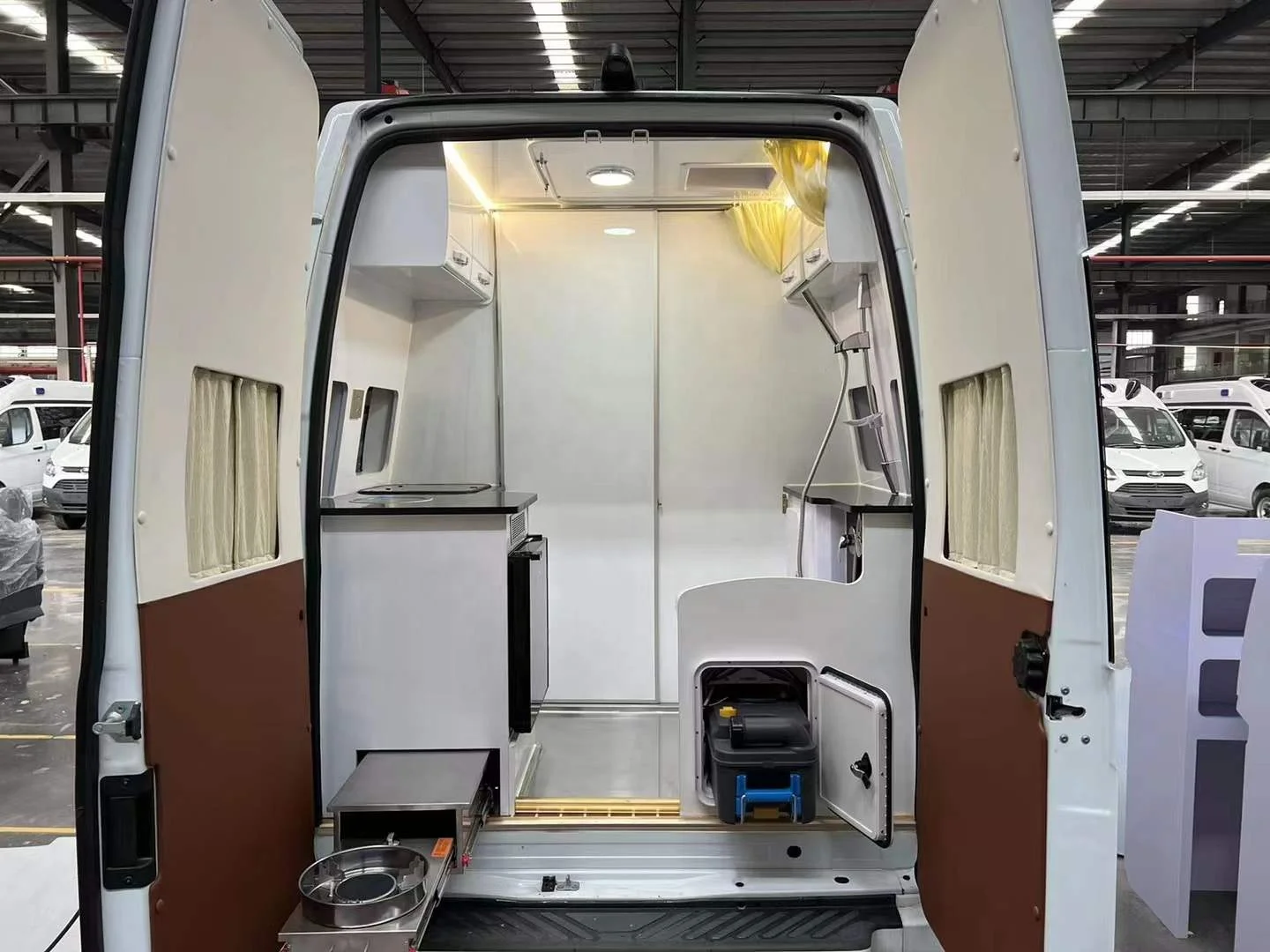 Customized Expedition Motorhome - Ultimate RV Experience