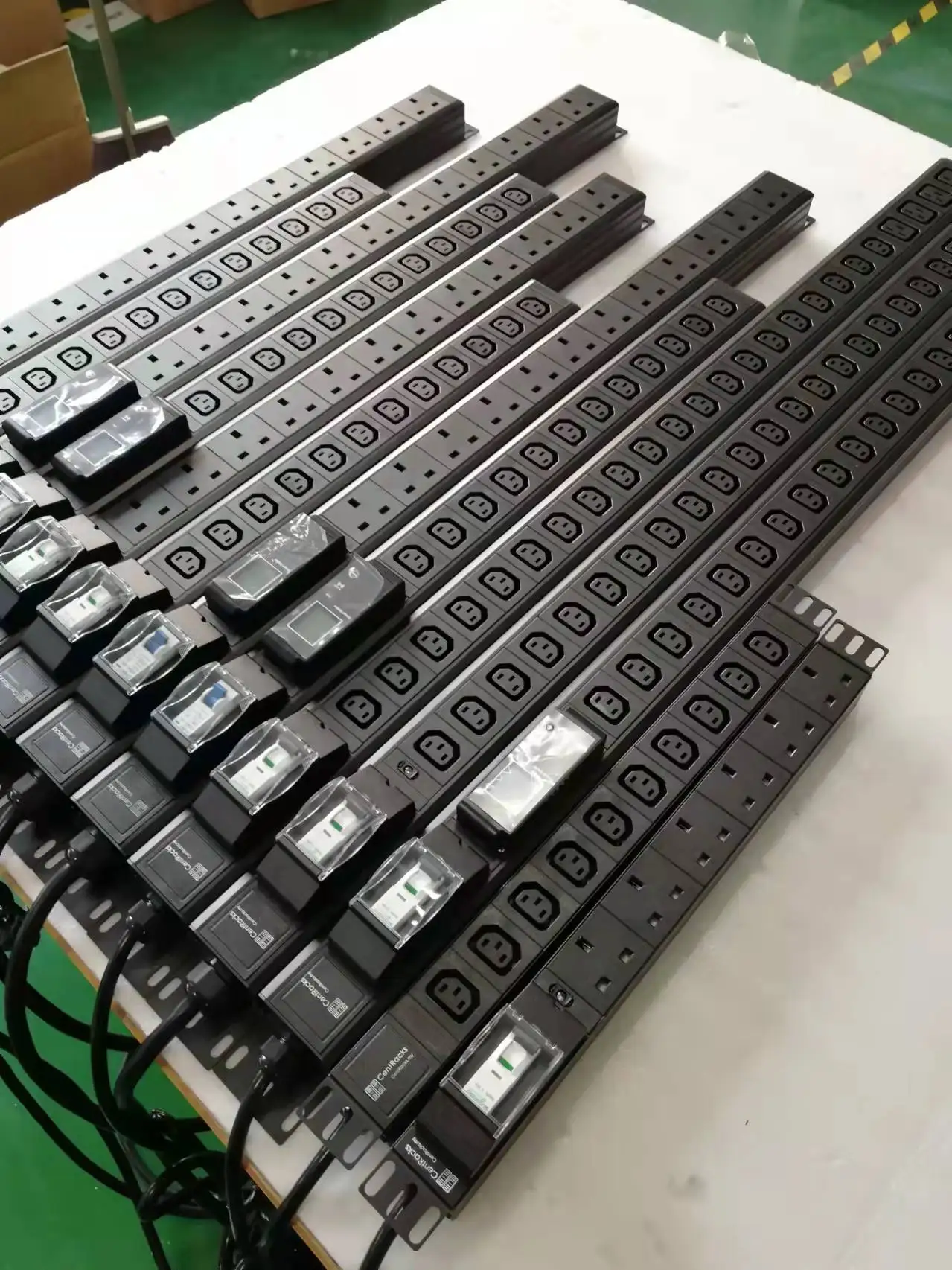 2023 8-Bit Intelligent PDU Cabinet for Data Center Control