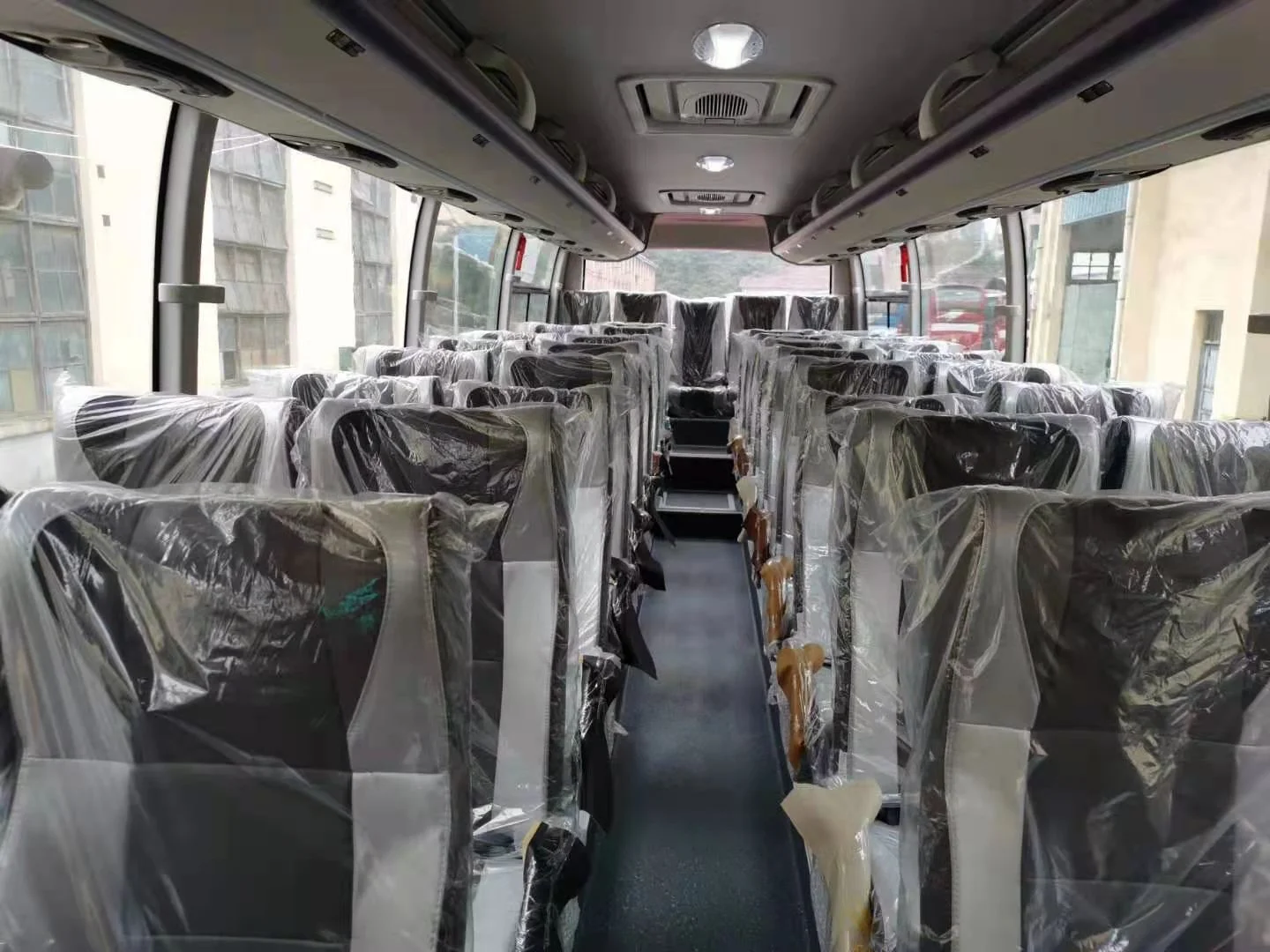 Used Buses for Sale - Daewoo Bus Price Luxury Coach Tour 45 Passenger Bus