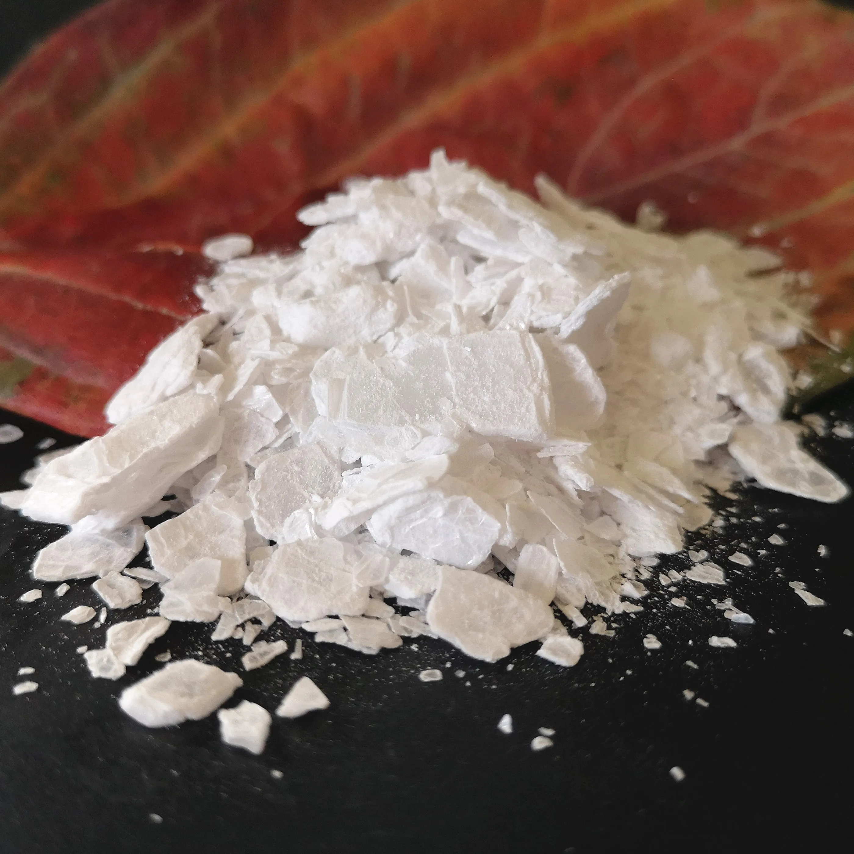 Low Price Anhydrous Magnesium Chloride Crystal Flakes Super Mgcl2 Cas ...