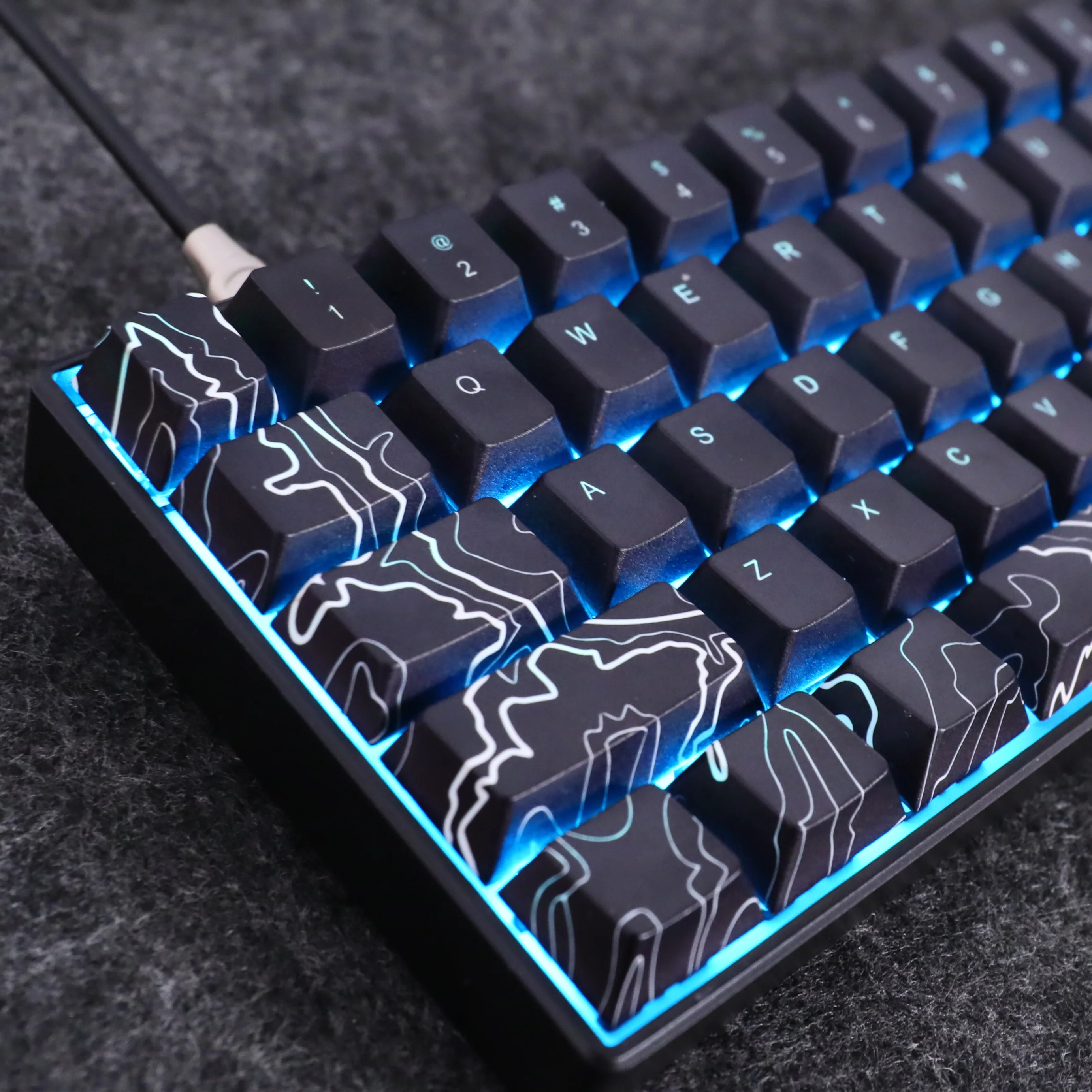Customizable Rgb Mechanical Gaming Keyboard With Pbt Dye-sublimation ...