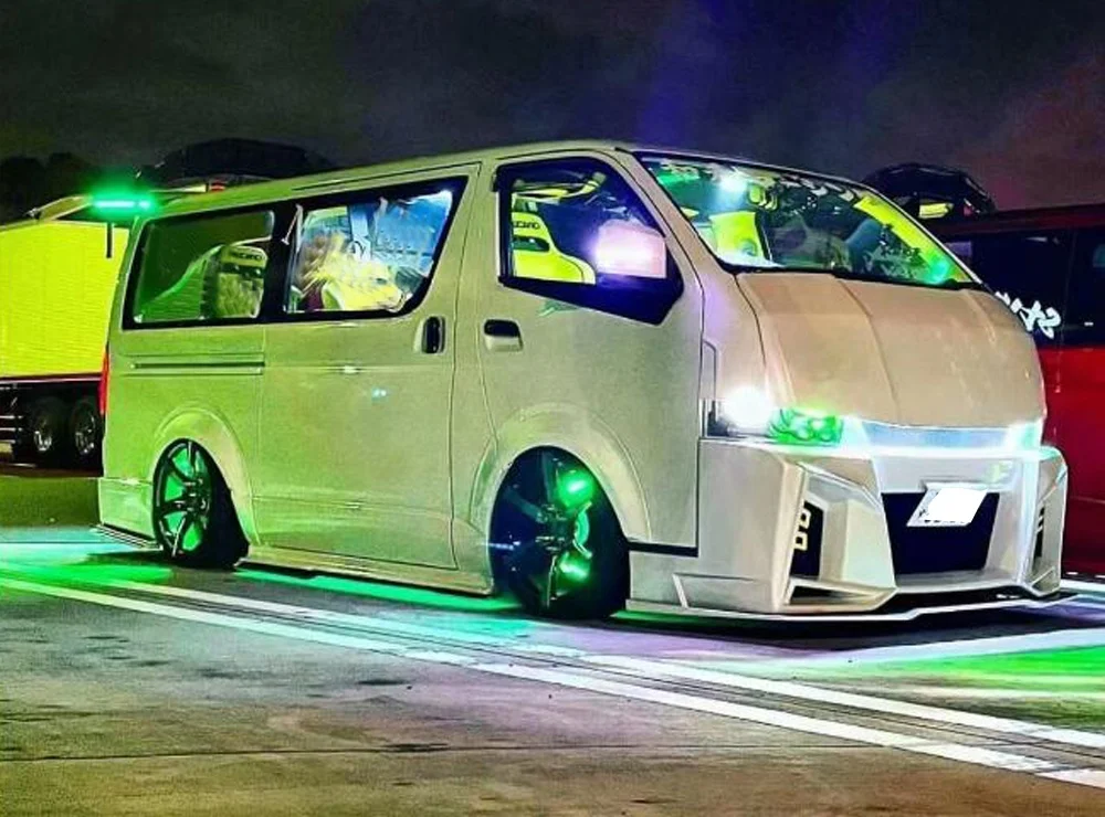 Hiace Commuter 2005-18 Bodykit Kitz-Racing Desgin Full Kits