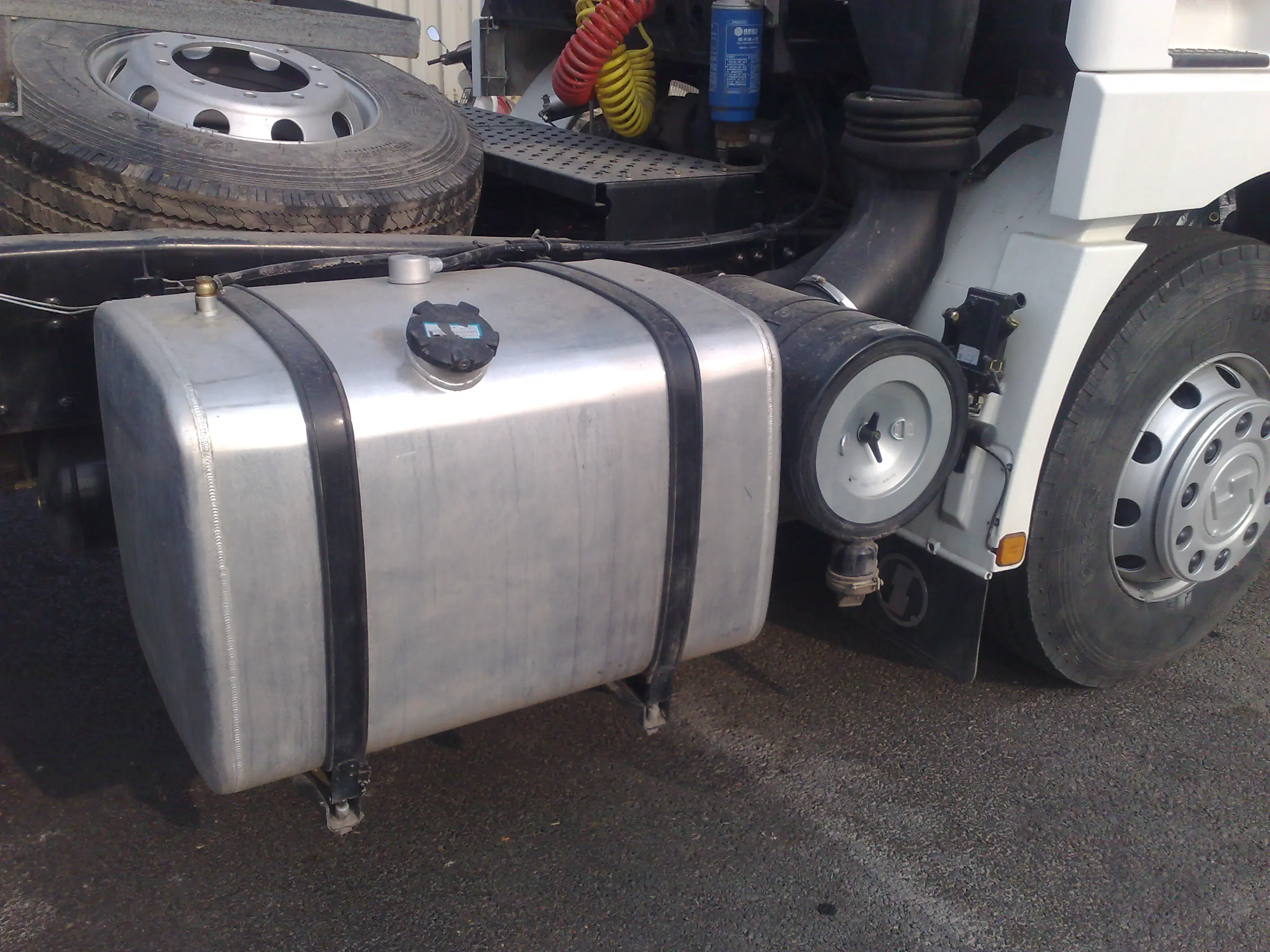 Shacman Truck 6 Wheels F3000 4x2 30tons Euro 2 Diesel Engine 400hp ...