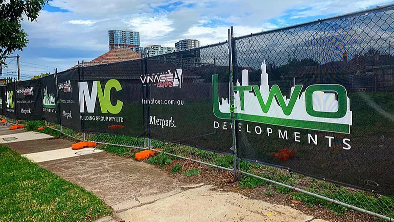 Eco-friendly Pvc Vinyl Mesh Fence Banner Roll For Advertising & Oem