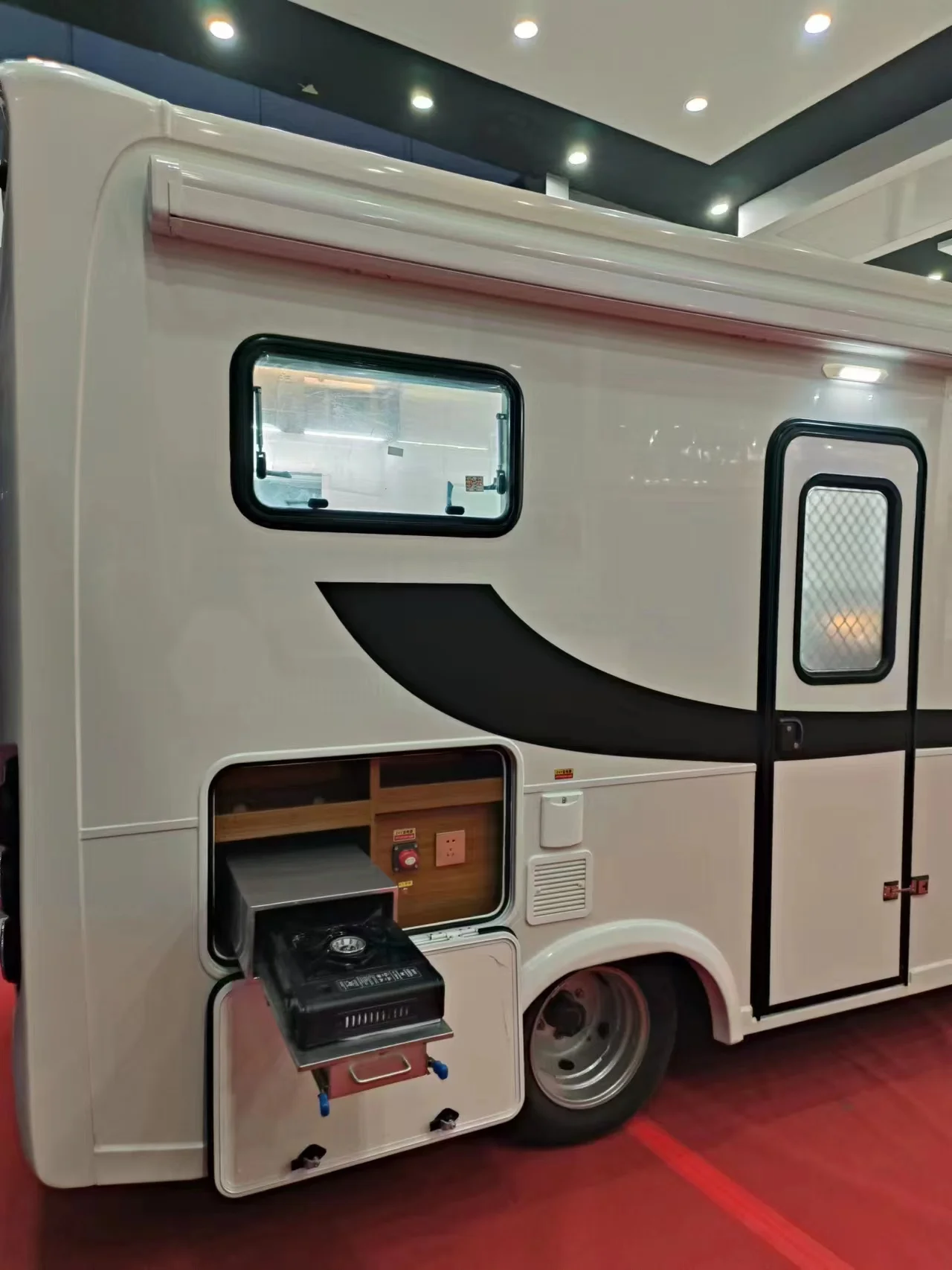 Truck Camper Box Expedition - Durable & Versatile Solutions