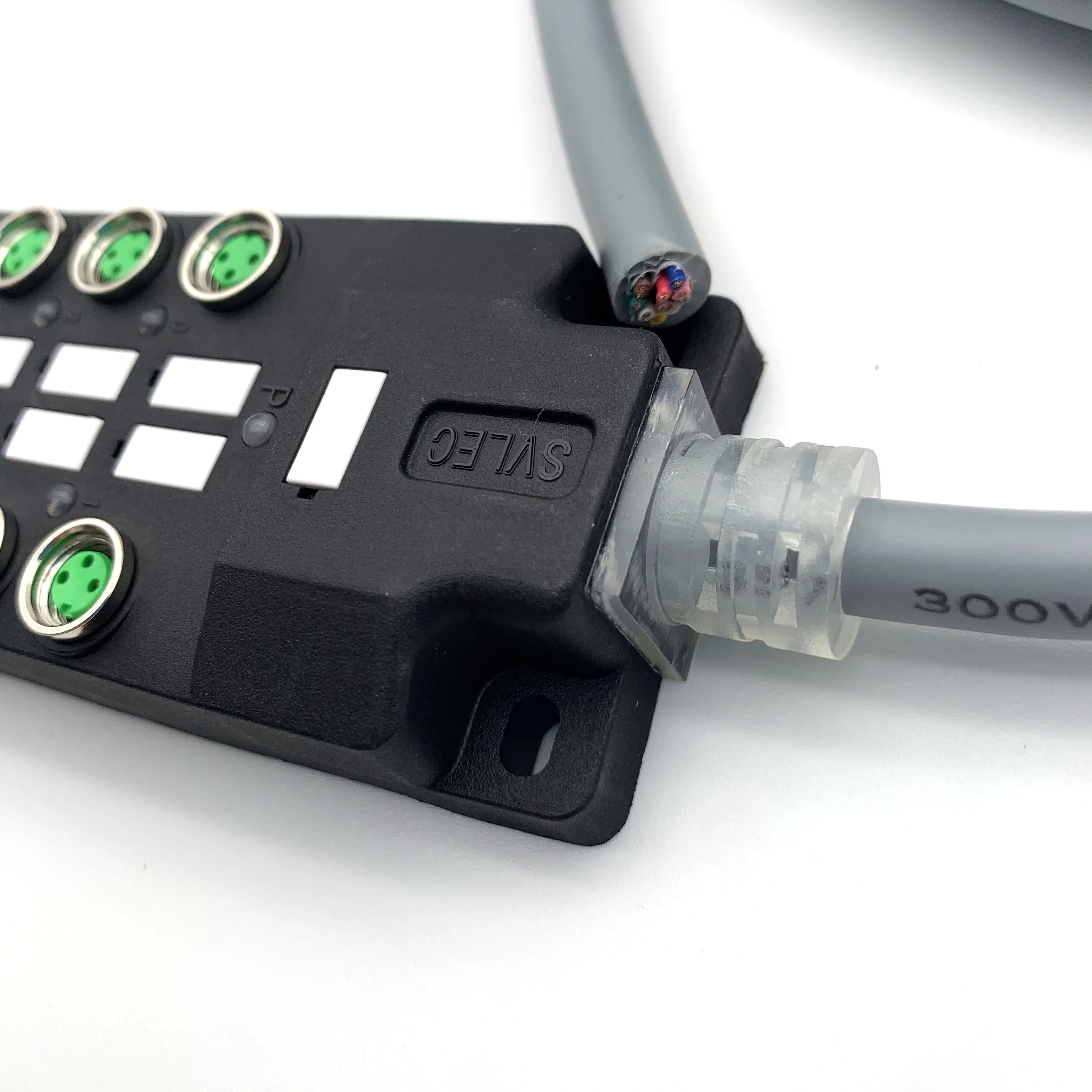 SVLEC Passive Actuator/sensor Junction Box - M8 X 1 8-port