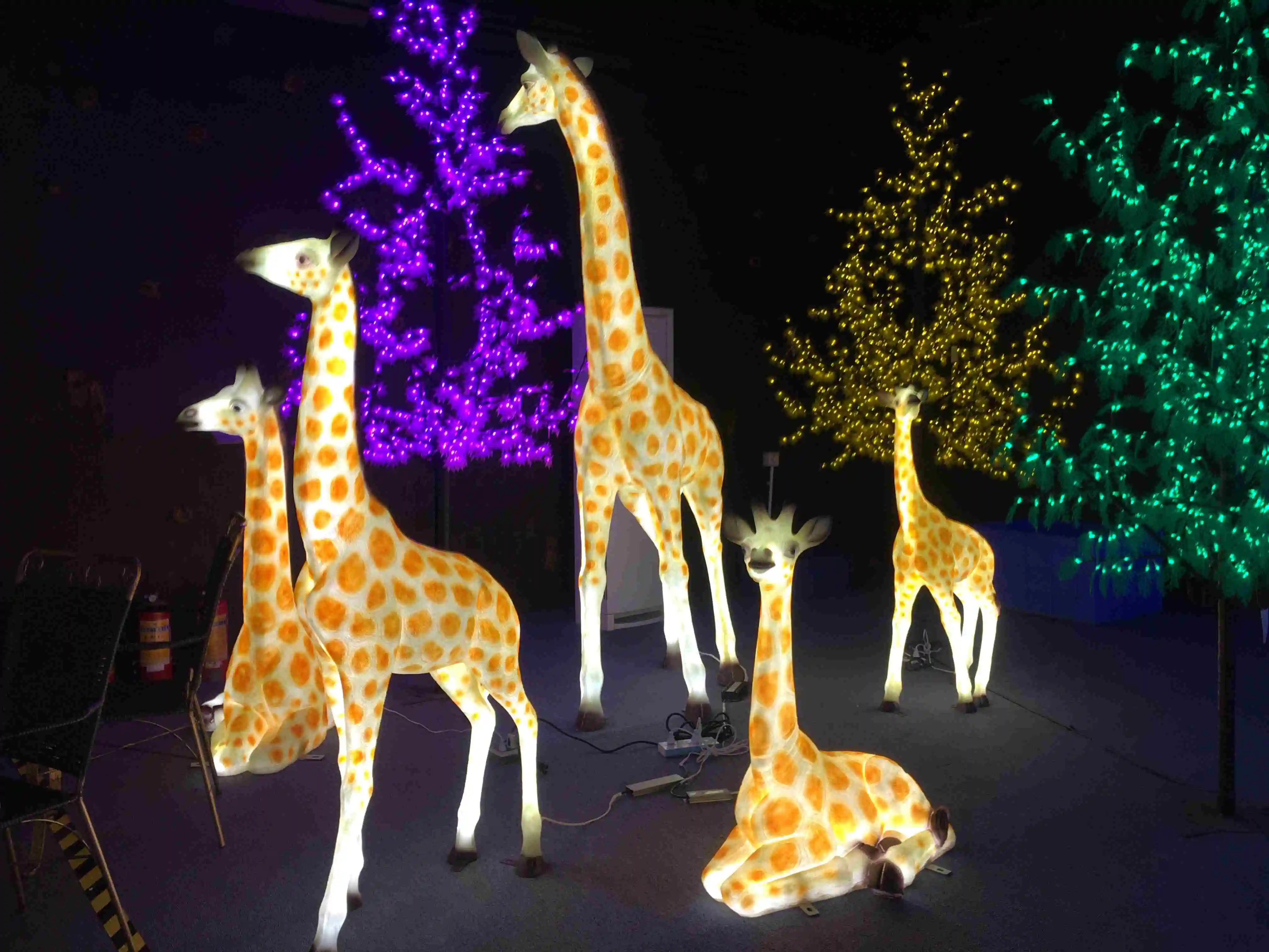 Fiberglass Figurine Support Customize Sculpture Backdrop For Wedding ...