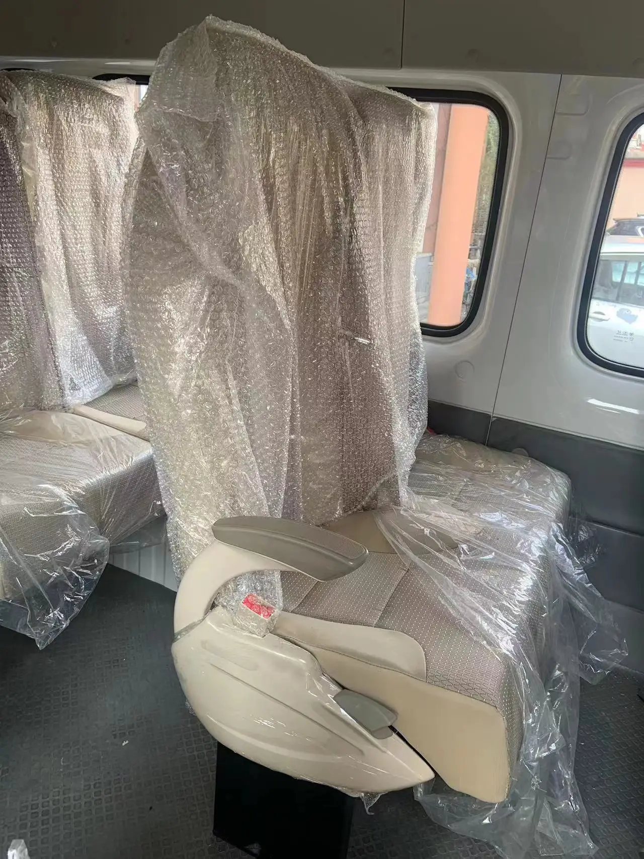 Foton Toano 17-Seat Passenger Van Bus - Safe & Comfortable