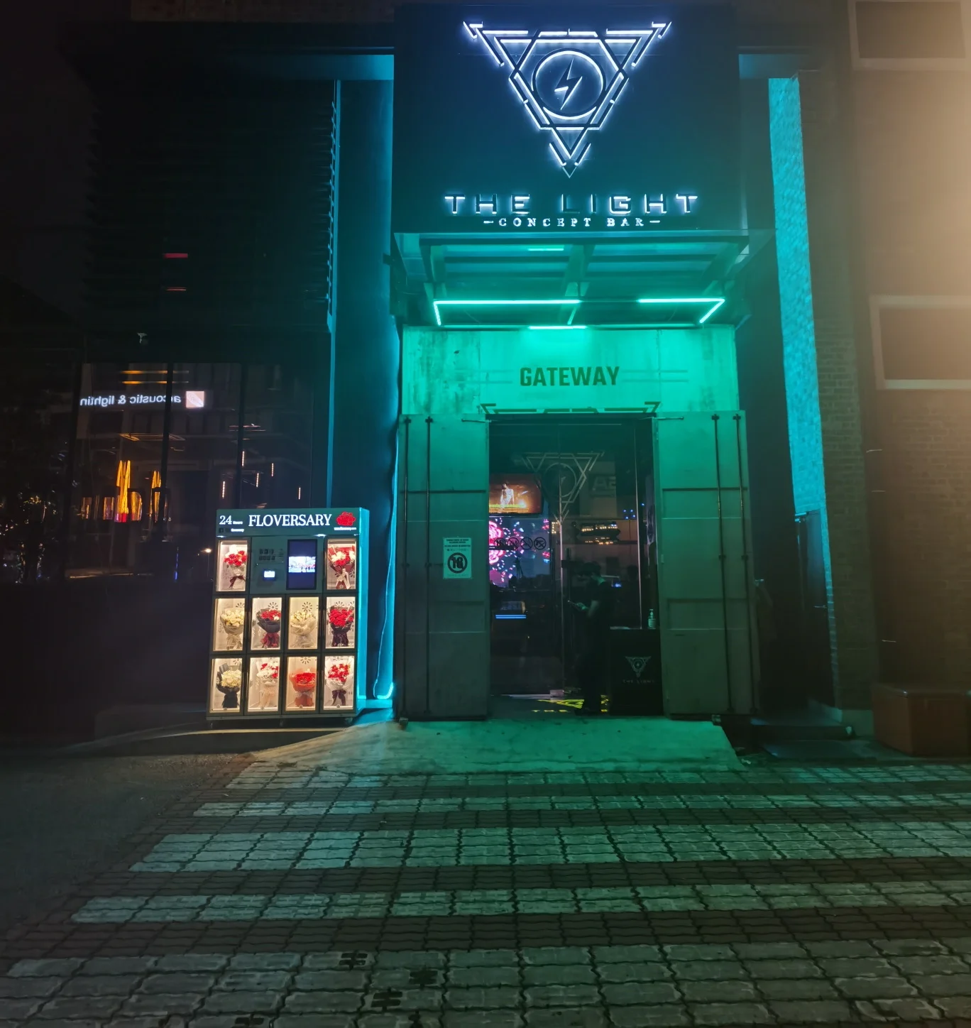 Fresh Flower Vending Machine - LPMIE Combo Vending Solution