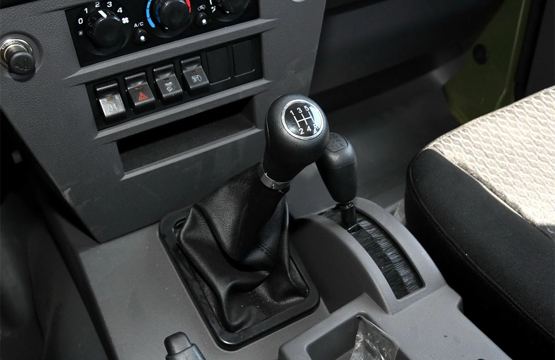 New LHD Diesel Double Cabin 4WD Pickup Truck - off-Road Power