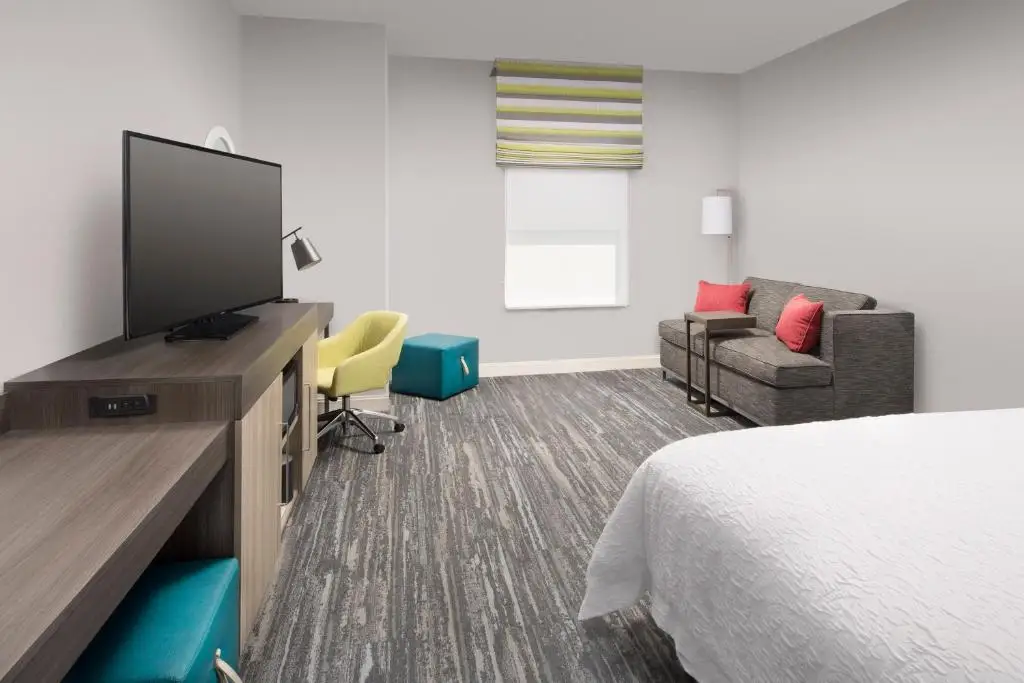 Hampton Inn Ul Etl Wall Lamp Suites By Hilton Guestroom Wall Lamp ...