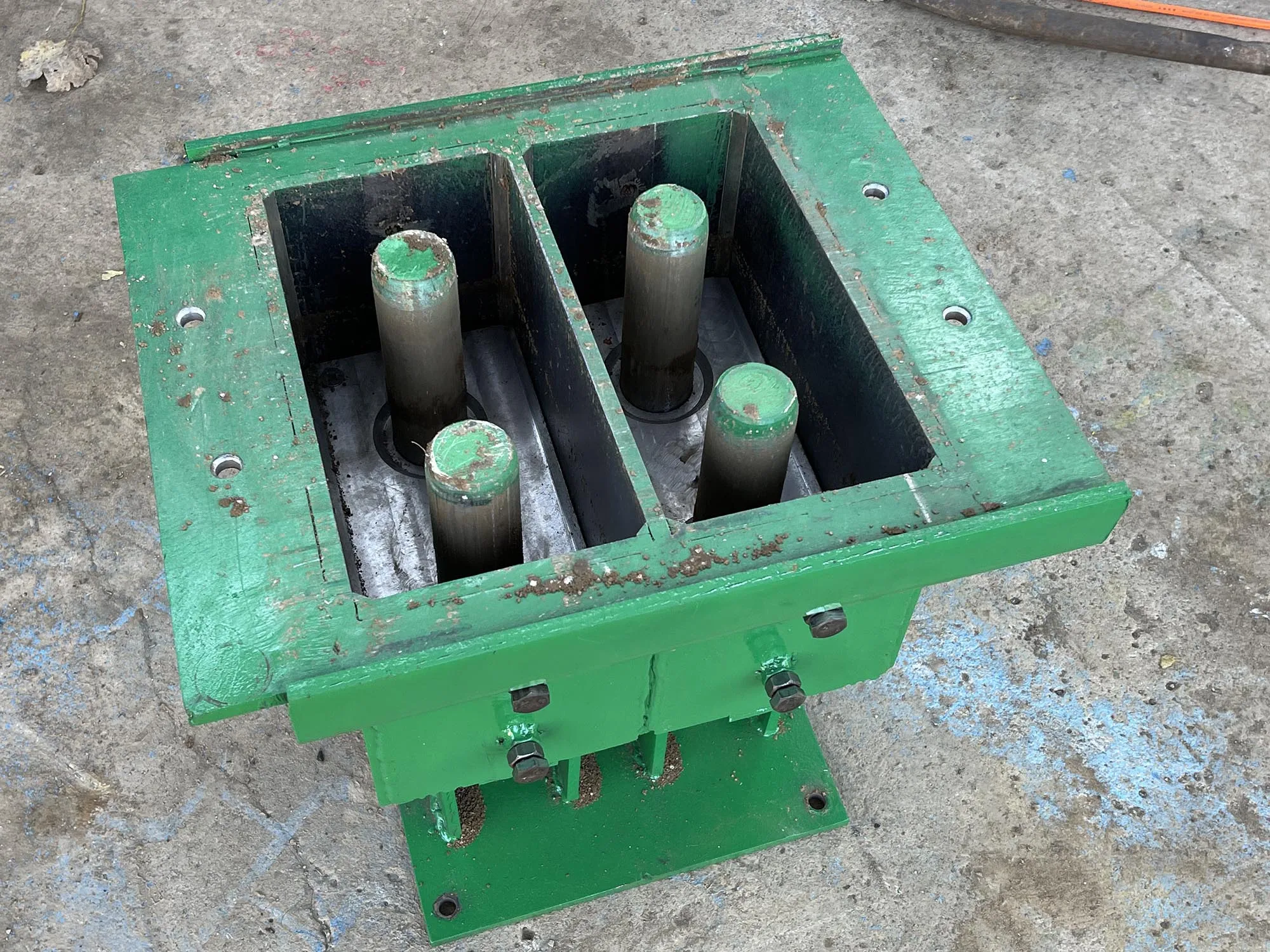 Clay Interlocking Brick Block Mold - Durable & Efficient