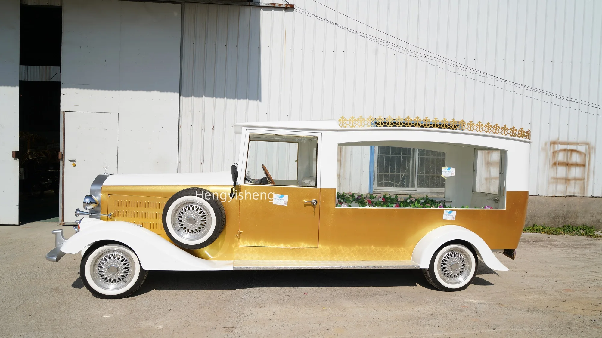White Funeral Hearse - English Style Limousine Manufacturers