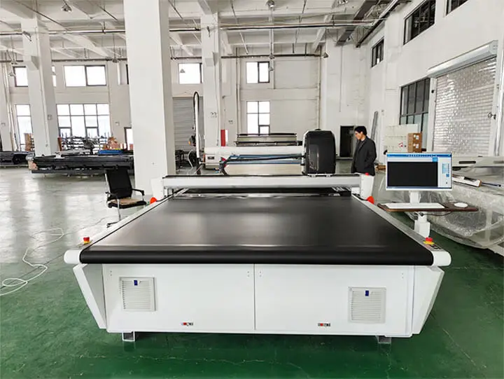 Low Maintenance Automatic Textile Fabric Cutting Machine Cloth Computer ...