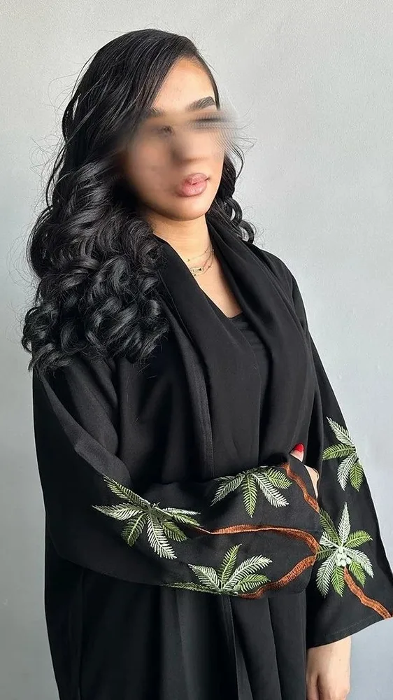 Traditional Muslim Women Open Black Abaya Islamic Muslim Ramadan Modest ...