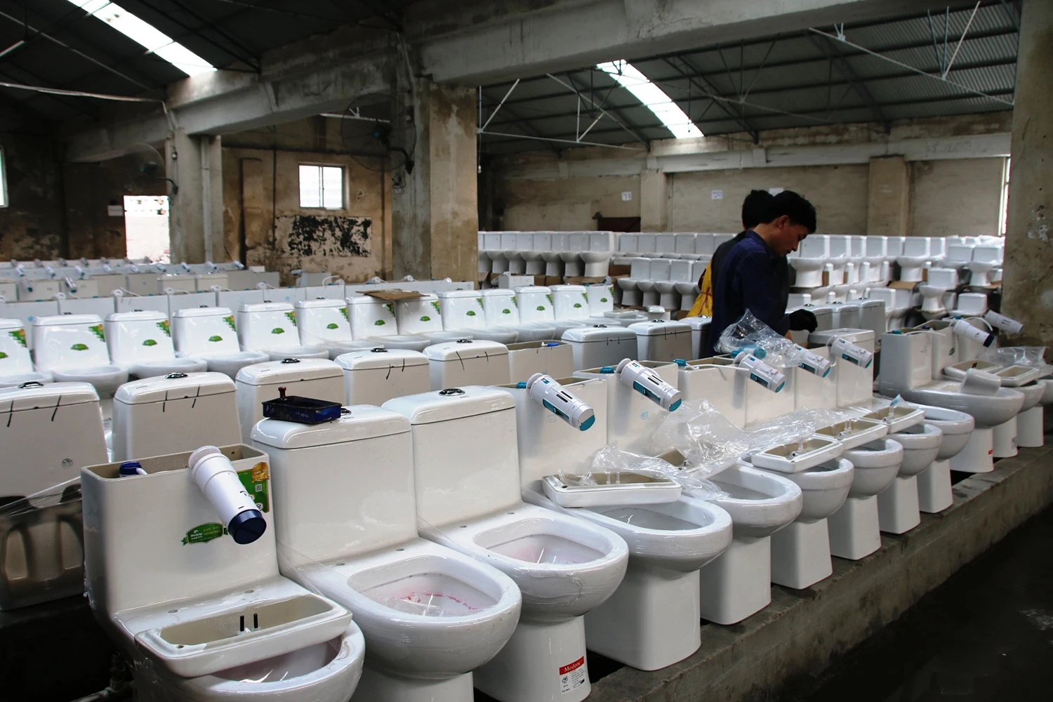 Alibaba.com: AIDI Water Closet Bathroom Slim Tank Inodoro Ceramic ...