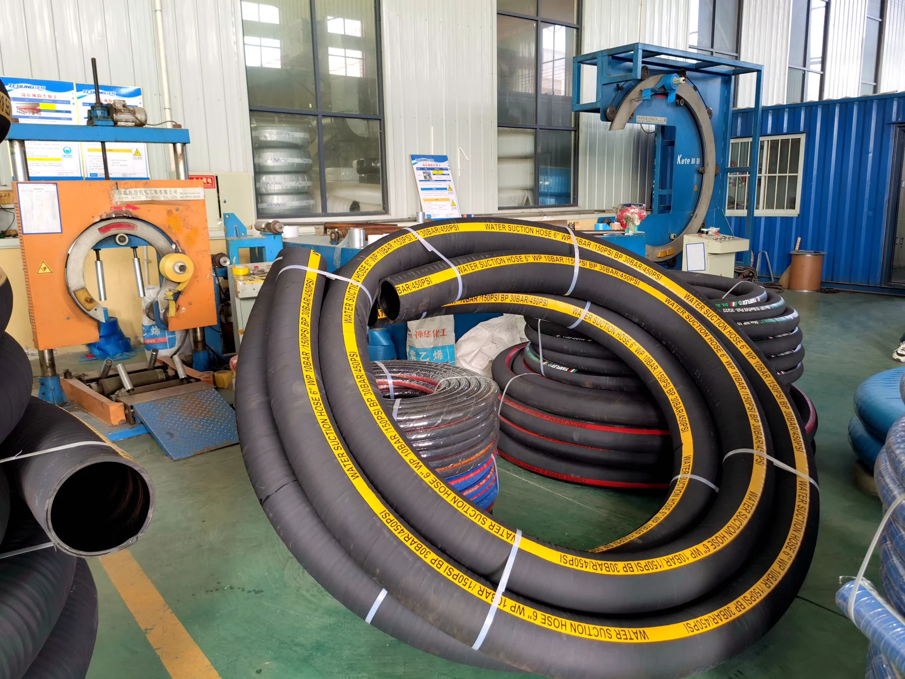 High Strength Oil Rubber Hose Pipe For Banker Barge Oil Delivery Ocean ...