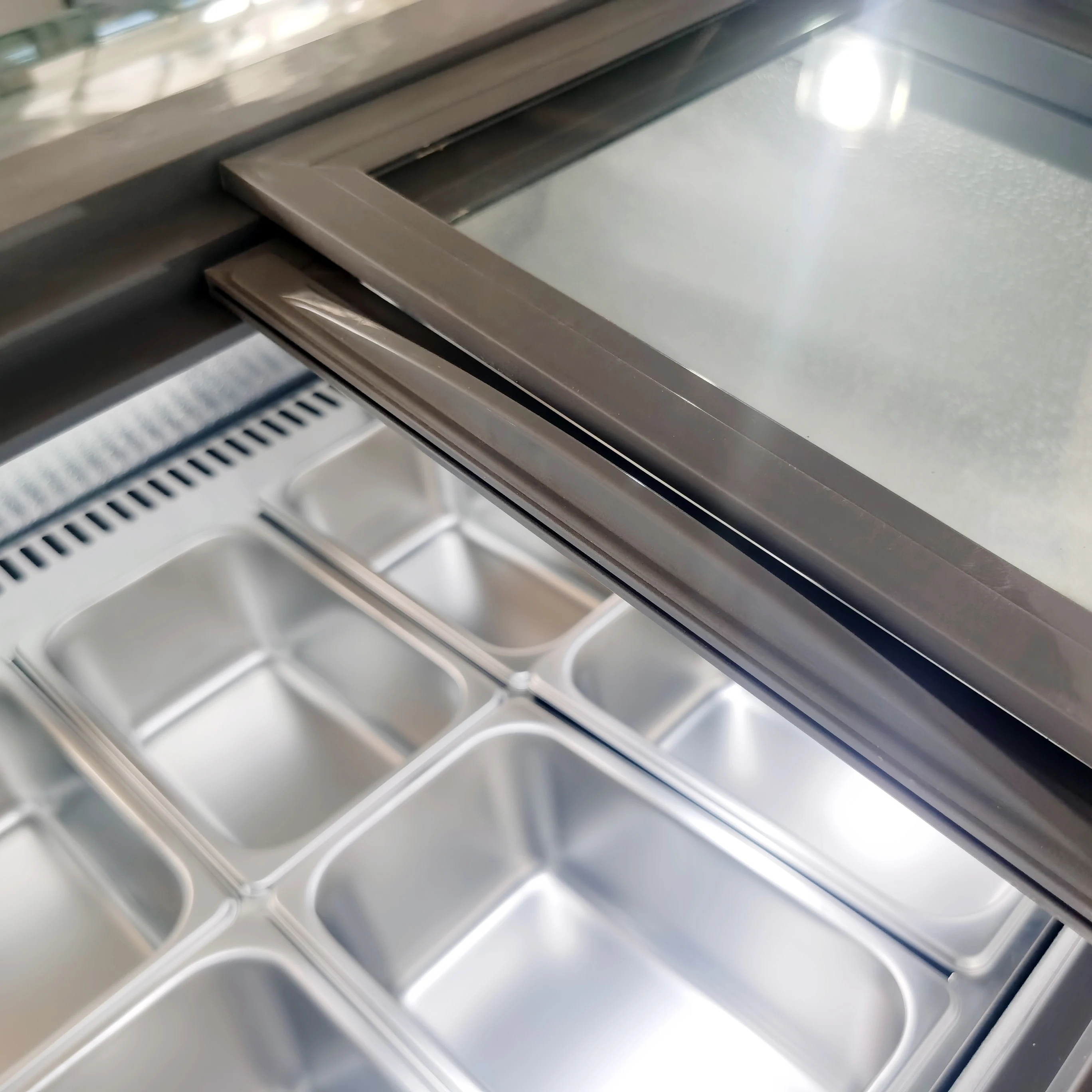 Counter Gelato Barrels & Ice Cream Display Showcase