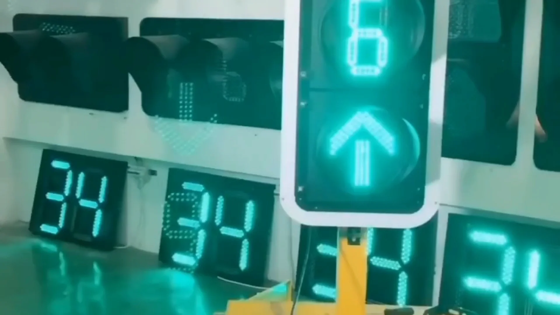 Visibility Arrow With Countdown Timer Industrial Integrated Traffic ...