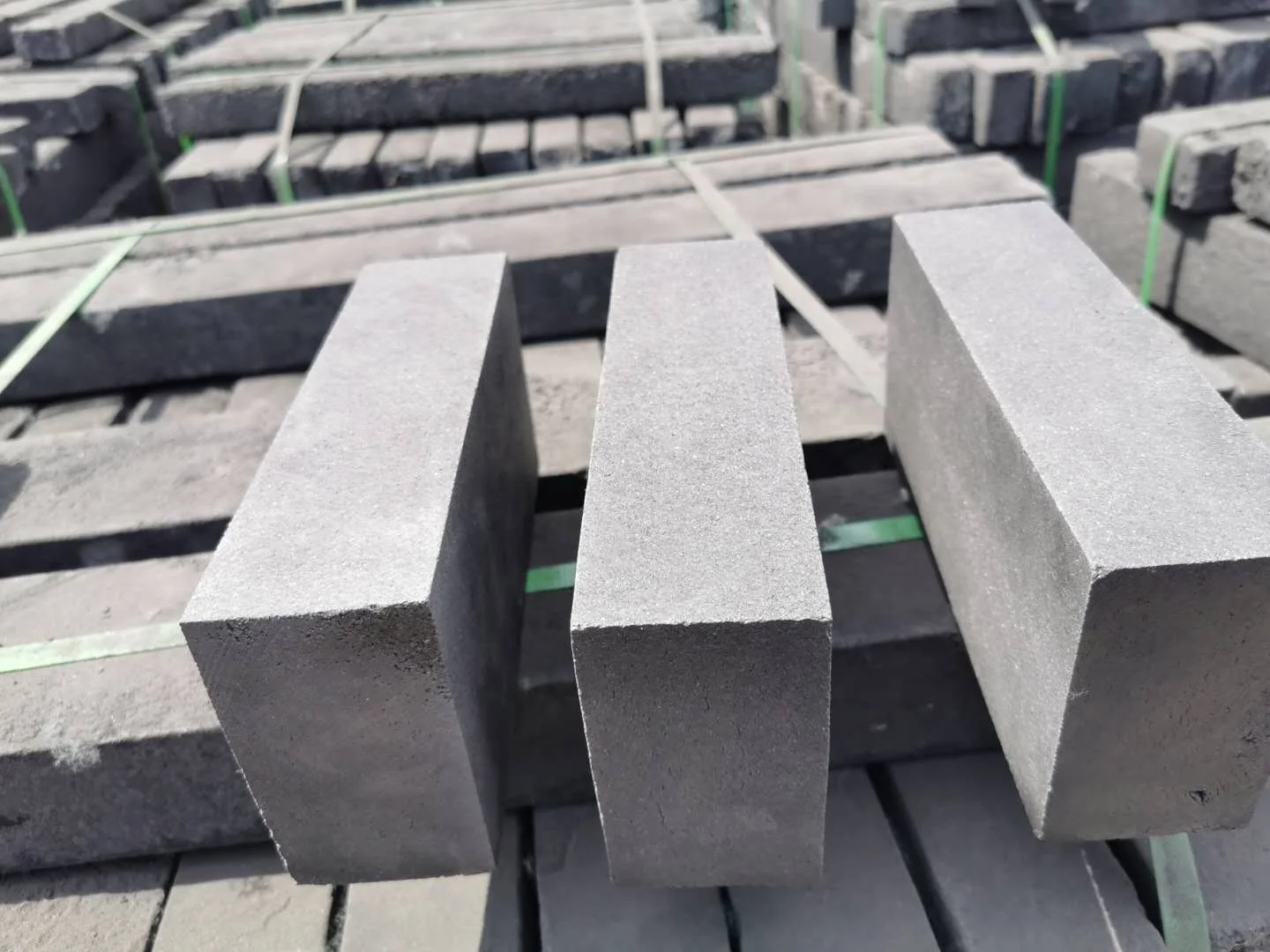 Precise Dimensions High Density Lining Material Impregnated Graphite ...