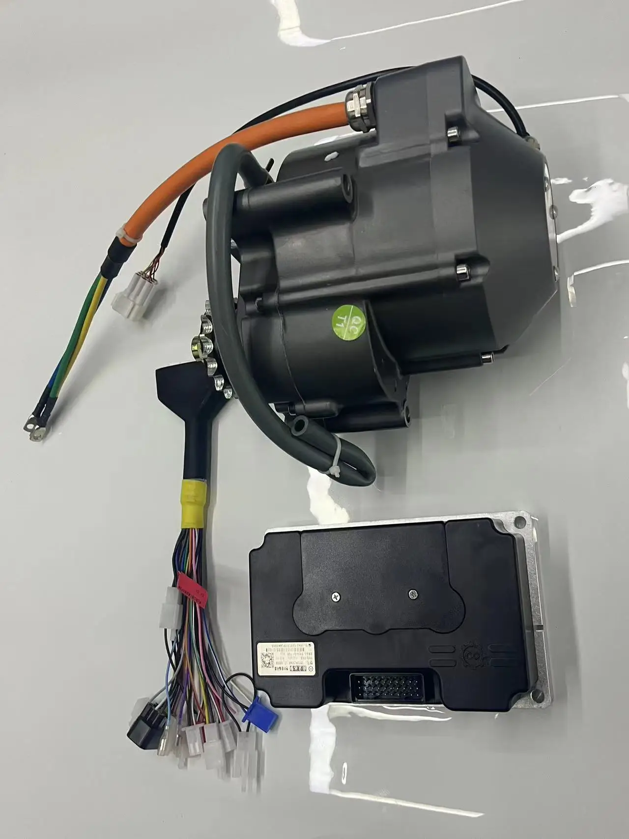 SOTION FW-MD-138 IPMSM Mid Motor - 5000W Far Driver Controller
