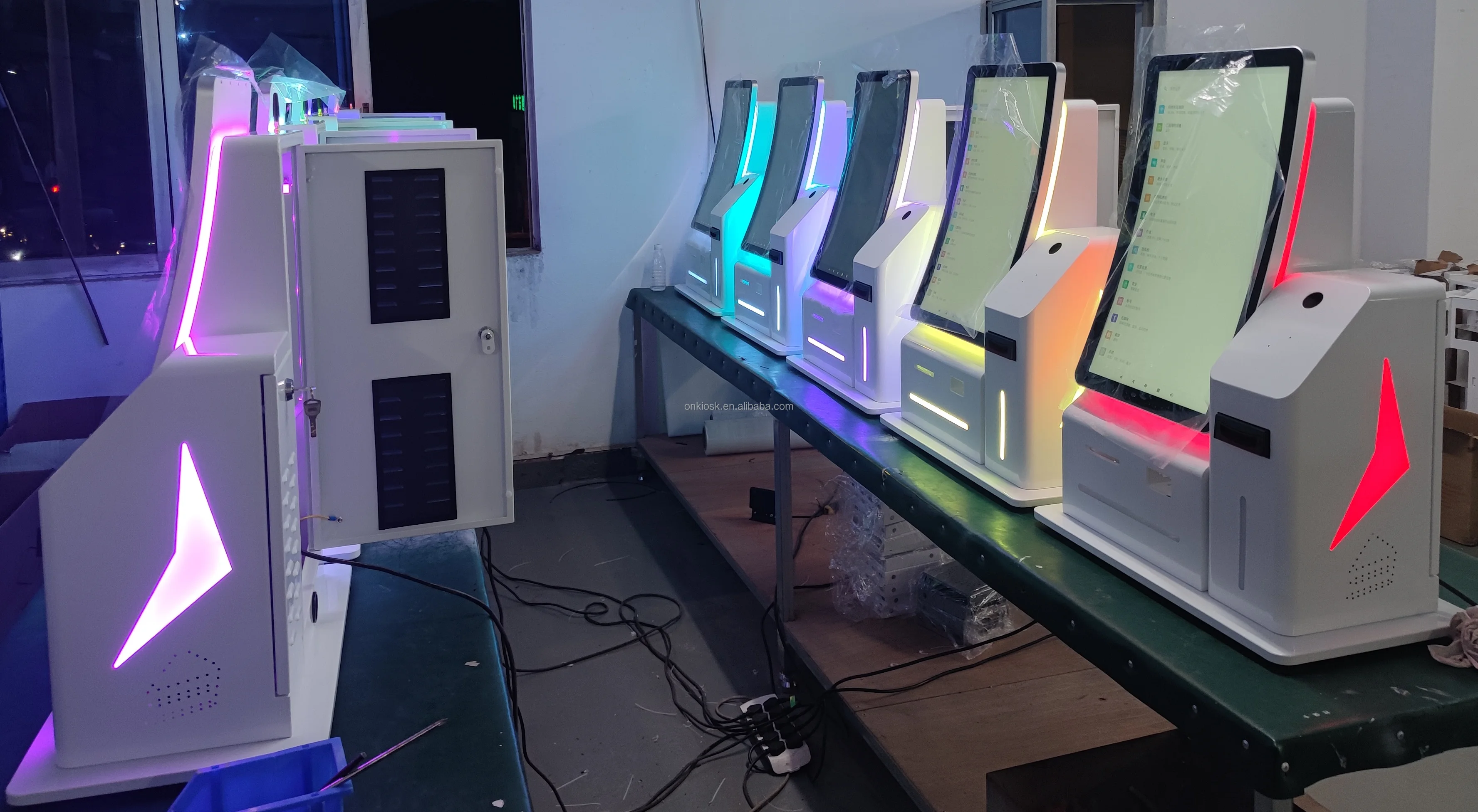 Kiosk Manufacturer Desktop Curved Touchscreen Kiosk Cash In Payment ...