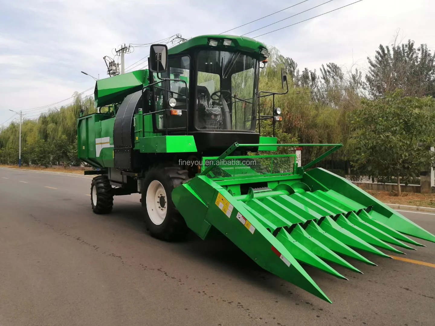 8 Row Small Header Space Maize Combine Harvester for Corn