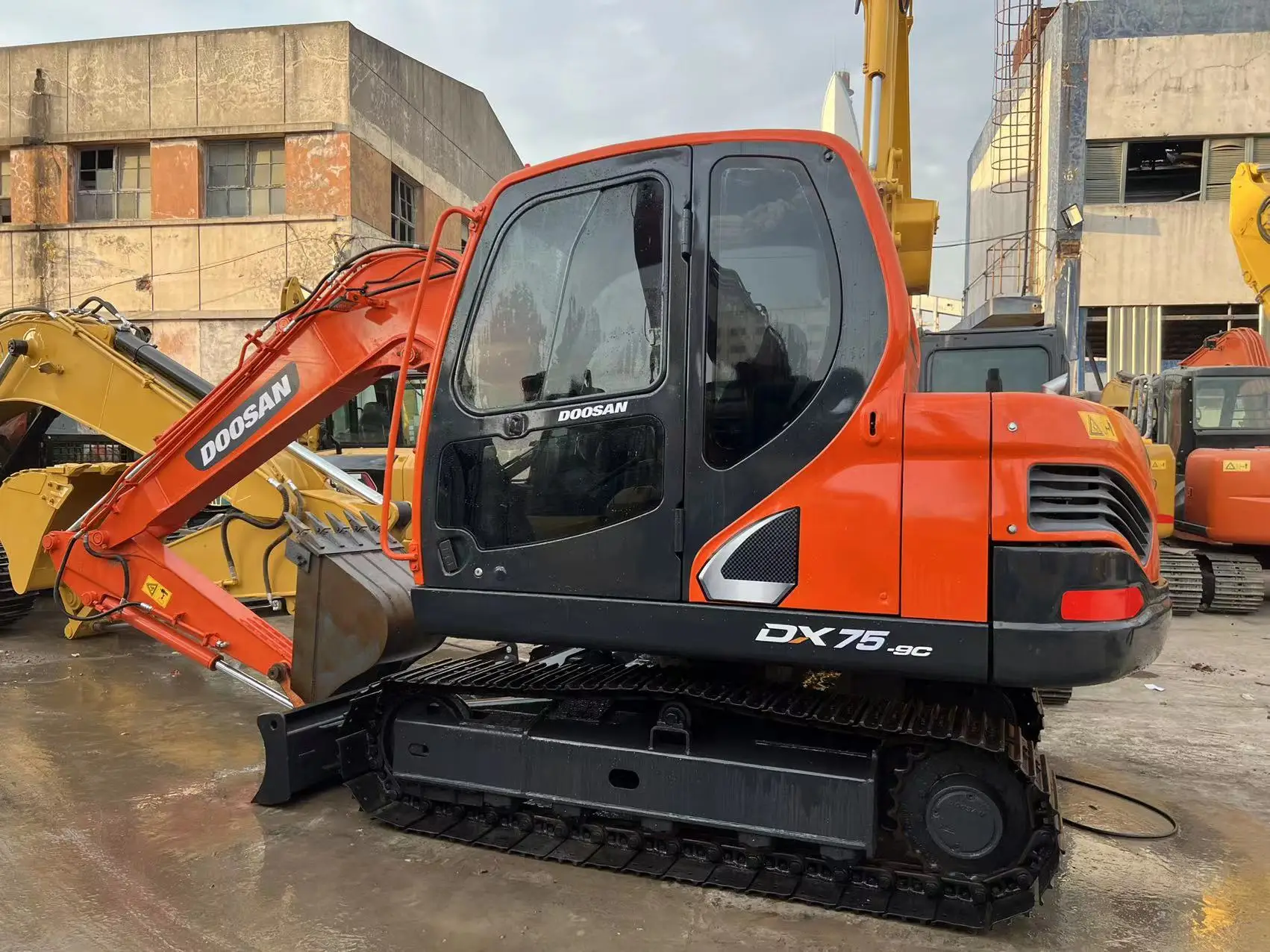Doosan Dx75 Used Excavator High Quality As Well As Low Mileage ...