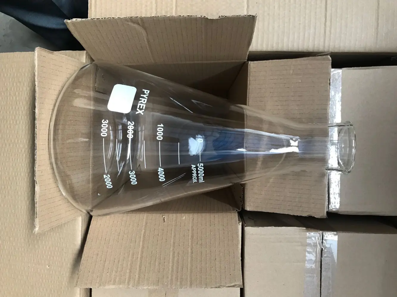 Laboratory Borosilicate Glass Volumetric Flask Volumetric Measuring ...