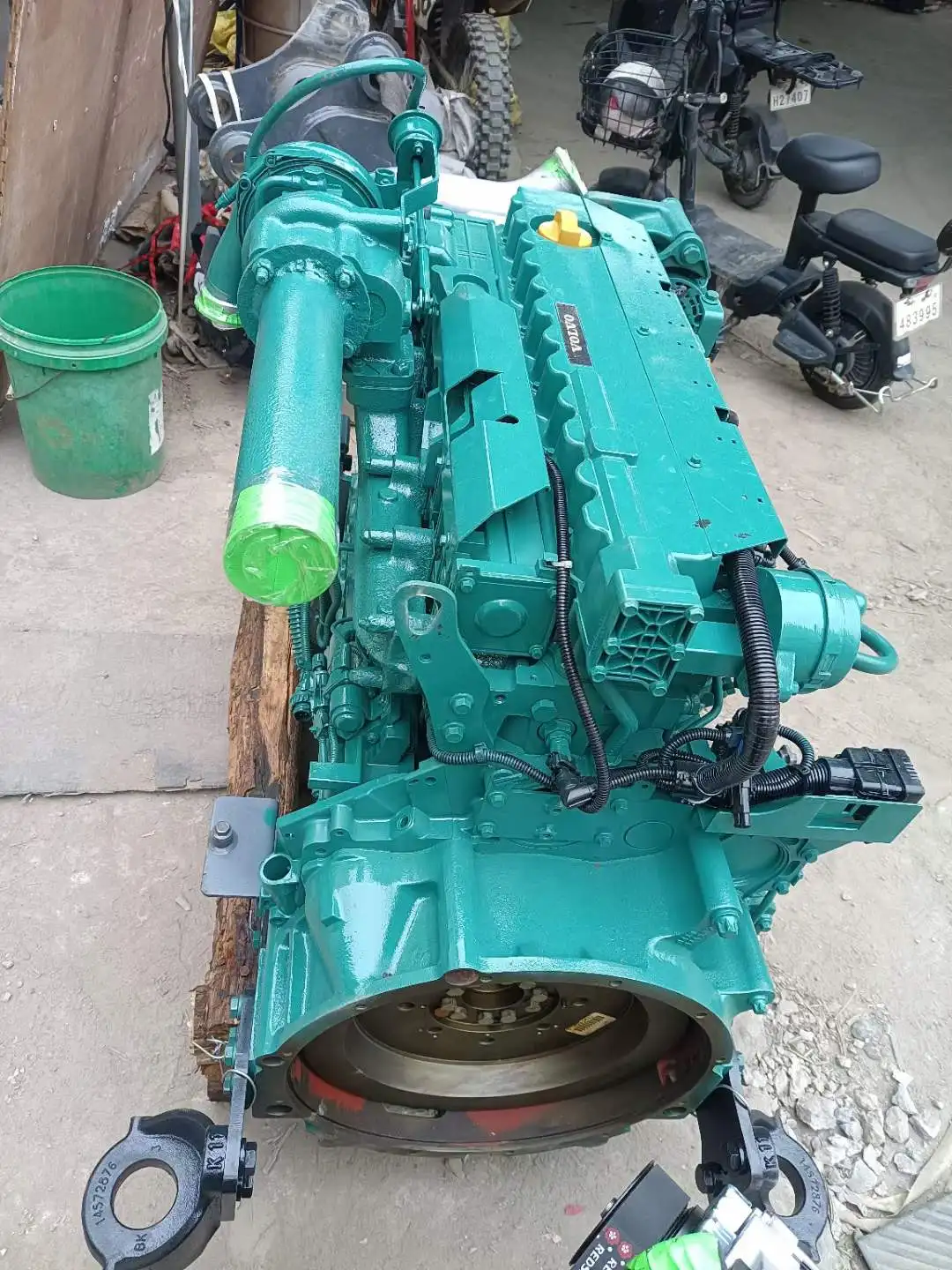 VOLVO D12D 460 FH2 Engine - Reliable Power for Construction