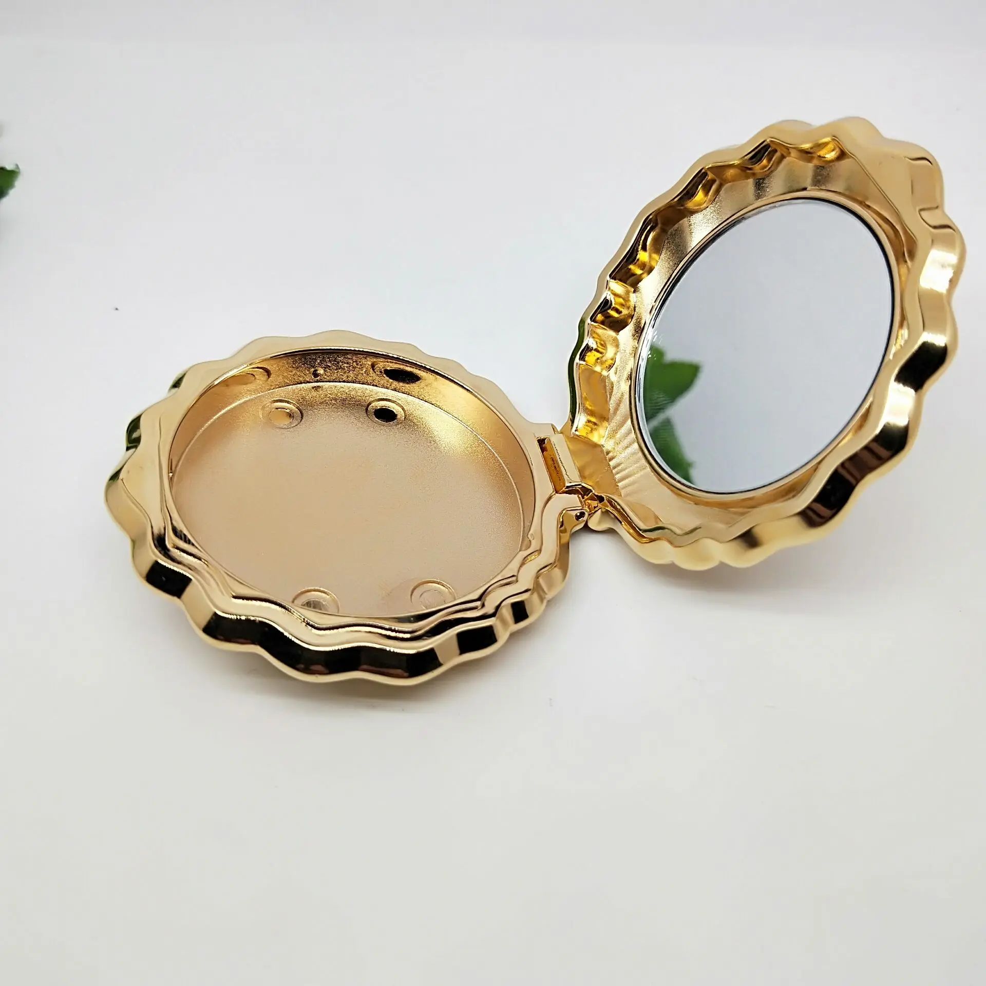 Metal Crafts of Solid Perfume Case New Style Custom logo and Package ...