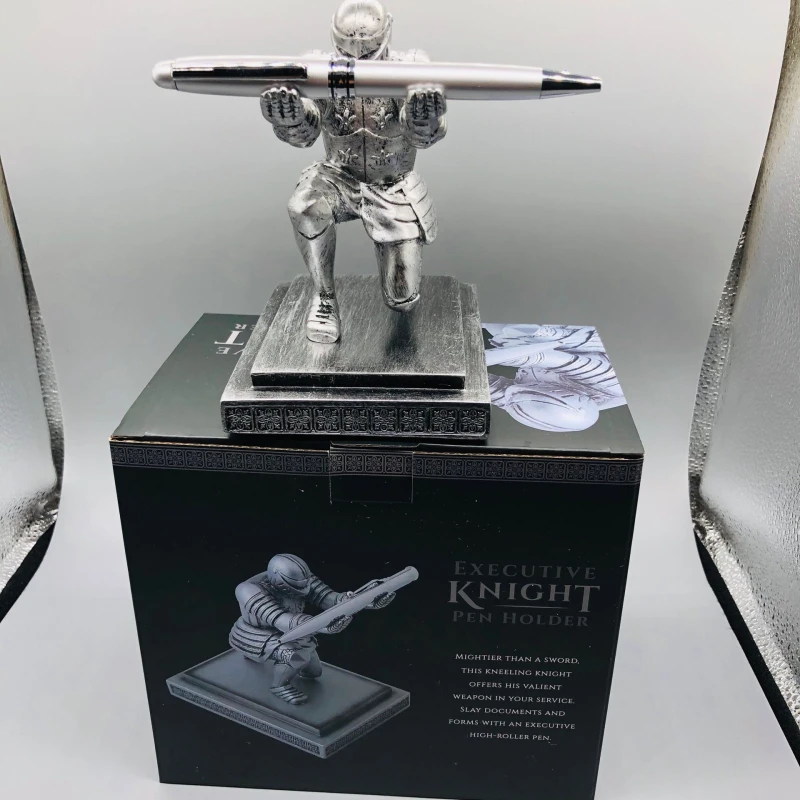 Creative Resin Pen Holder Knight Pen Holder Desk Organizer Pen Holder ...