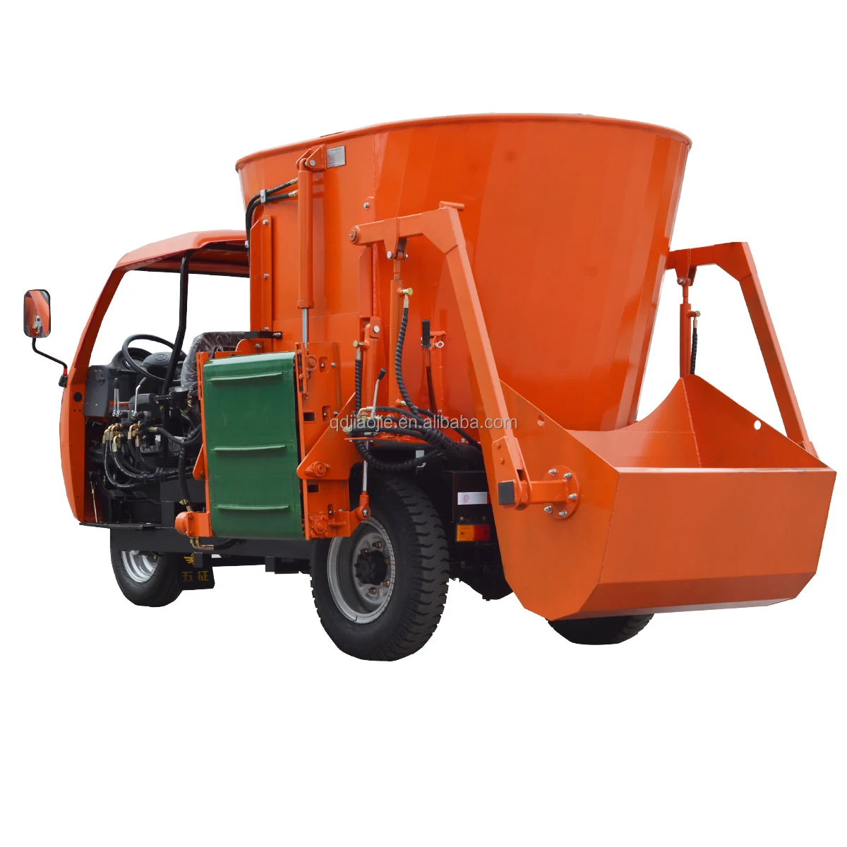 Single Auger Vertical Small TMR Mixers for Sale - Durable & Efficient