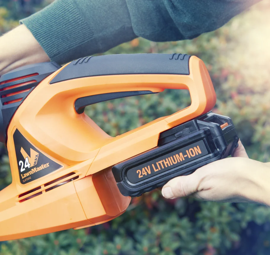 Lawnmaster 24v Cordless Hedge Trimmer Lithium Ion 2.0 Ah Battery And ...