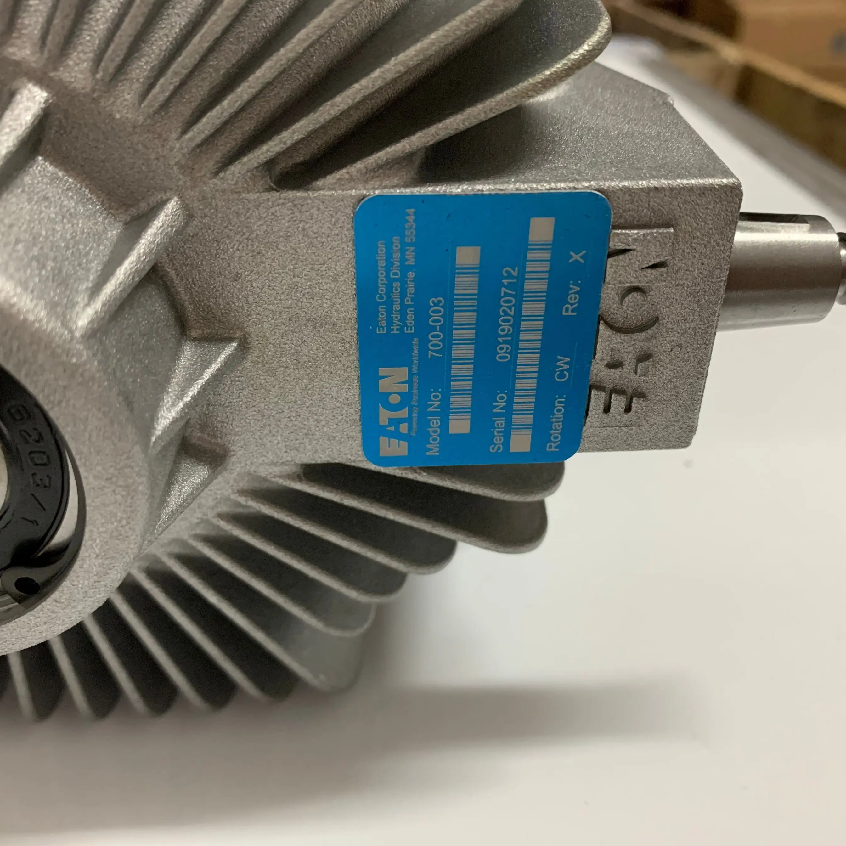700-003 700003 hydrostatic drive EATON VICKERS IH original in stock ...