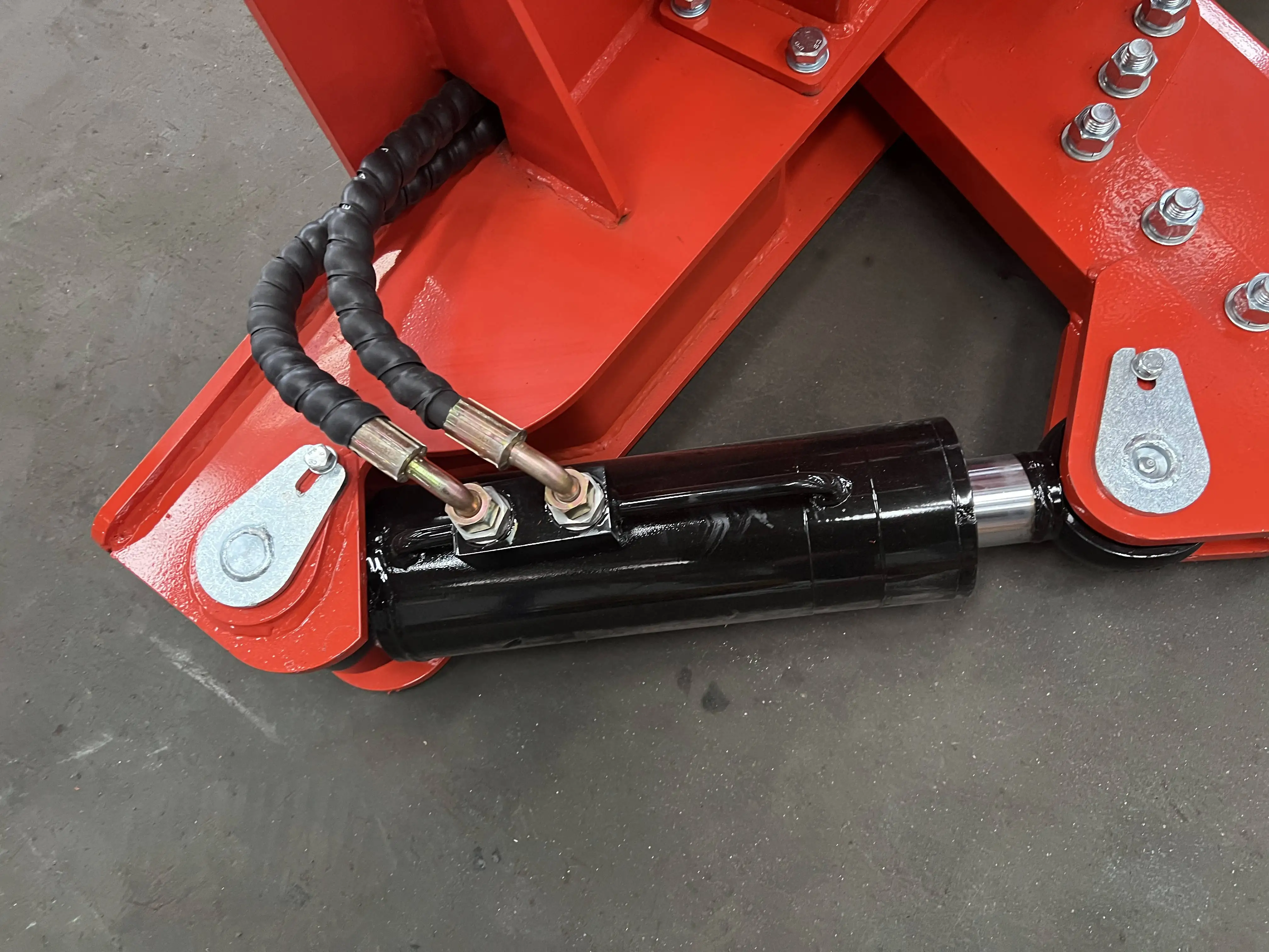 Tractor Tree Cutter - Efficient Tree Shear Attachments
