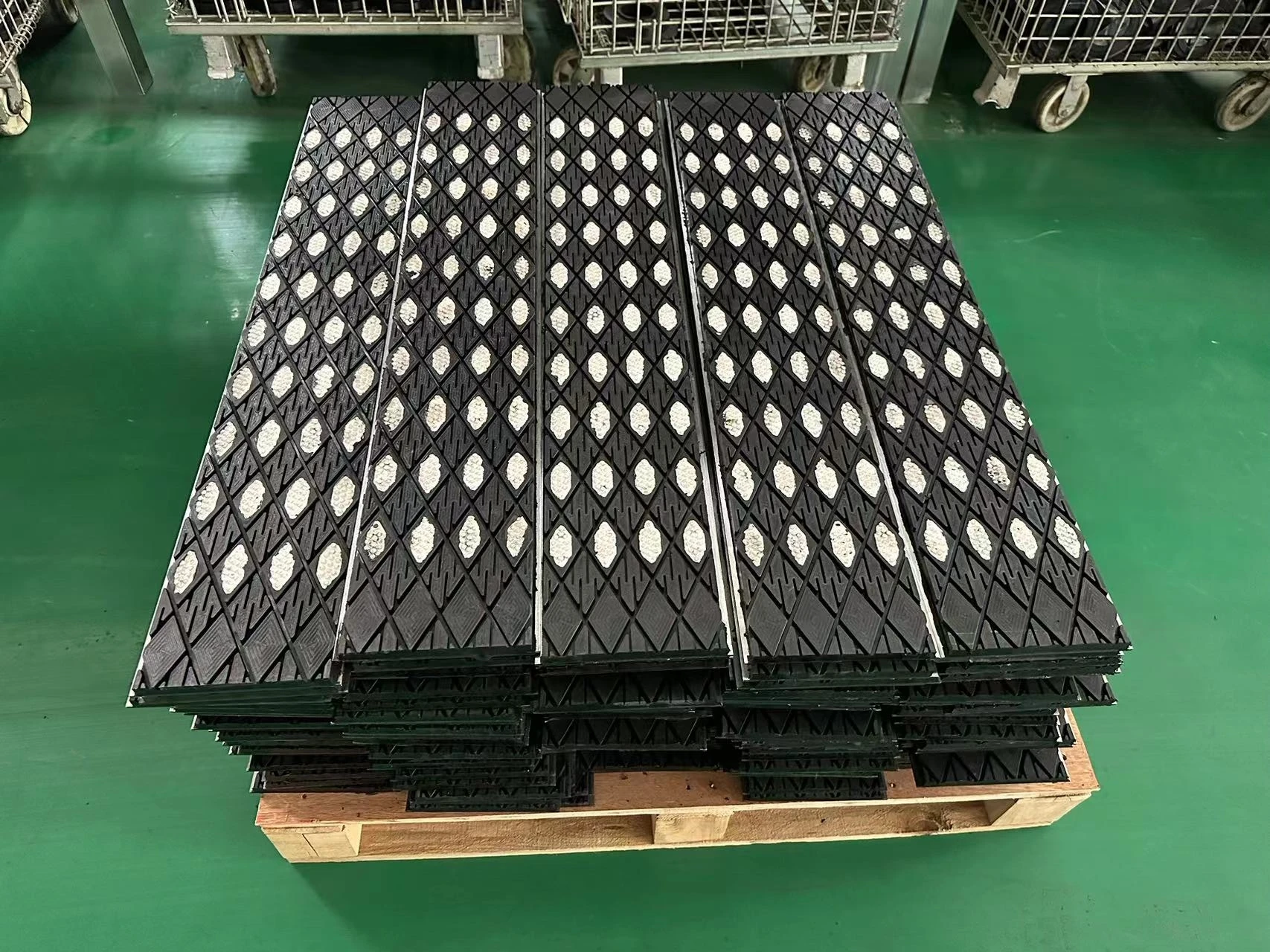18 Mm Thickness Conveyor Slide Lagging Rubber Sheet Rubber Roller ...