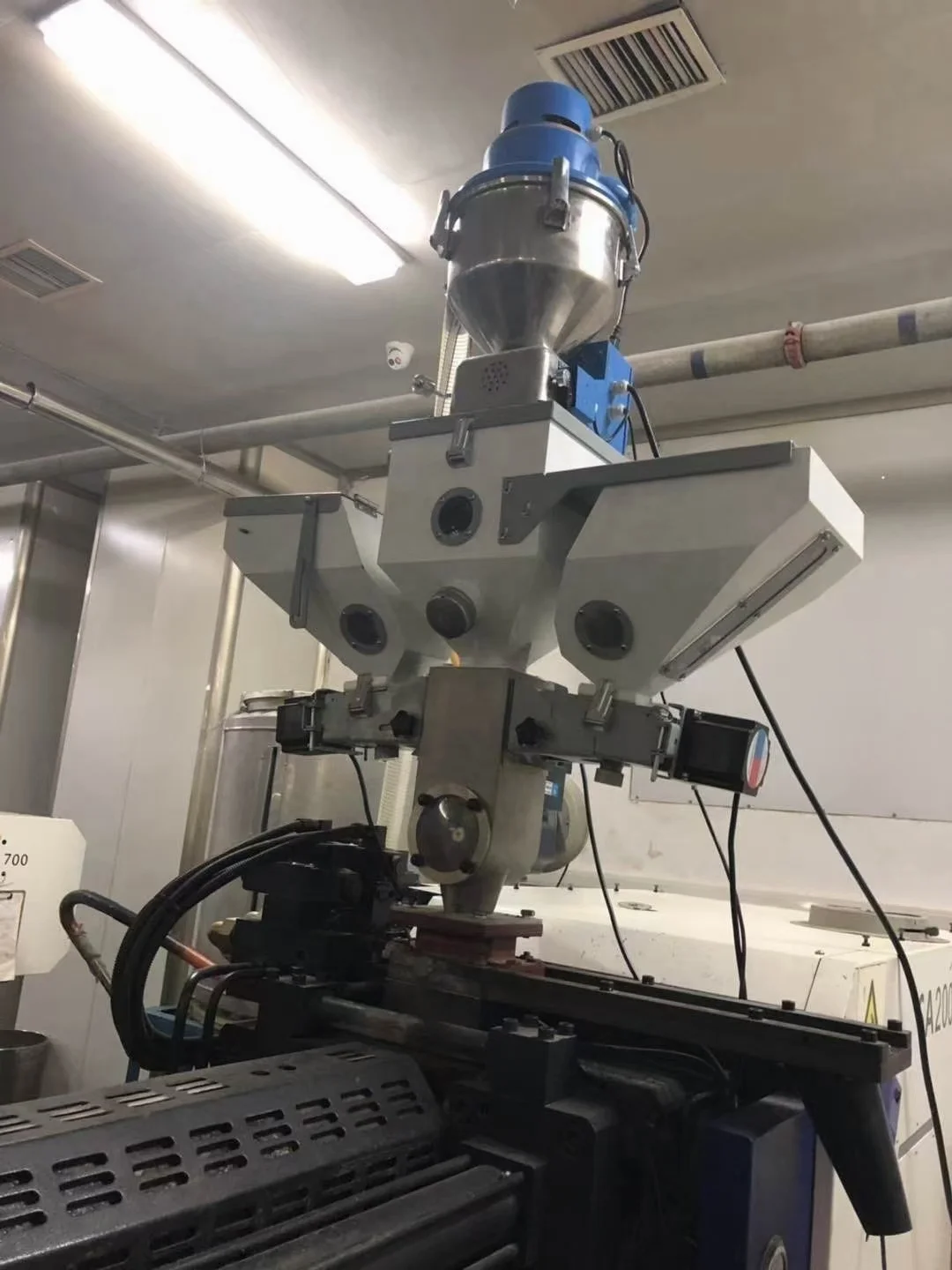 16mm Screw Diameter Single Volumetric Doser For Plastic Granules Dosing ...