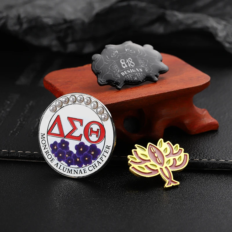 Custom Brooch Logo Metal Pearl Hard Soft Enamel Flower Brooch Pin Cloth ...