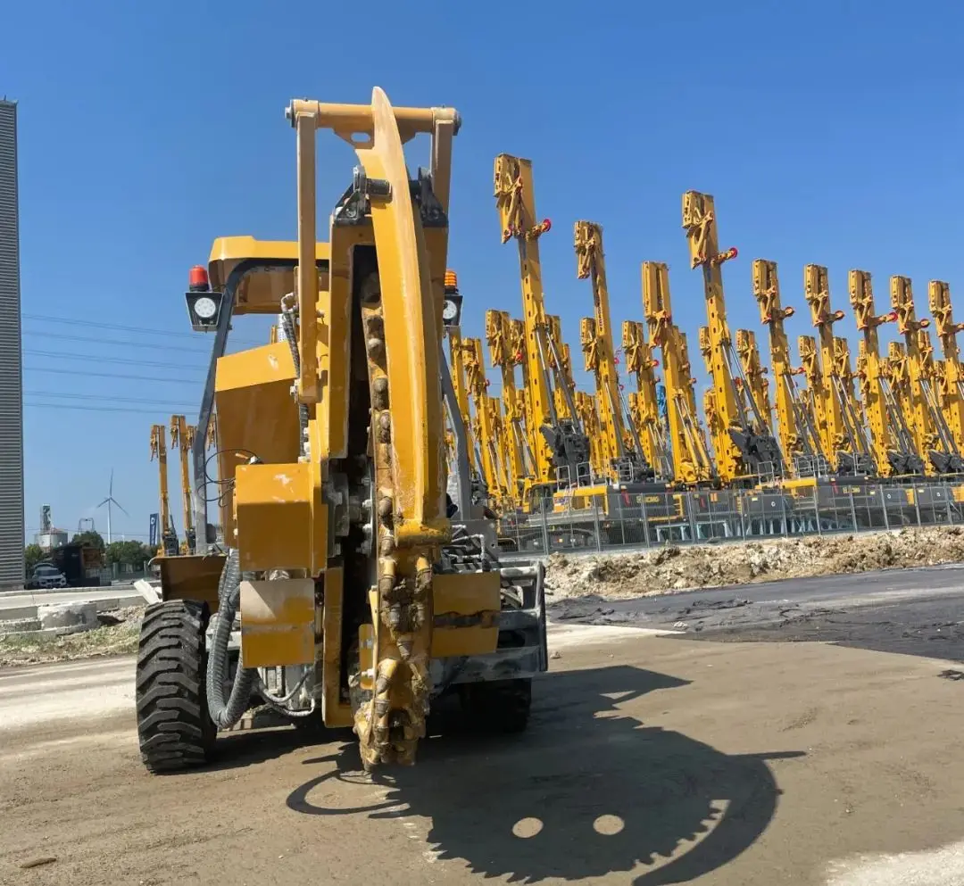 High-performance XMT550 Micro Trencher - Ditching Made Easy